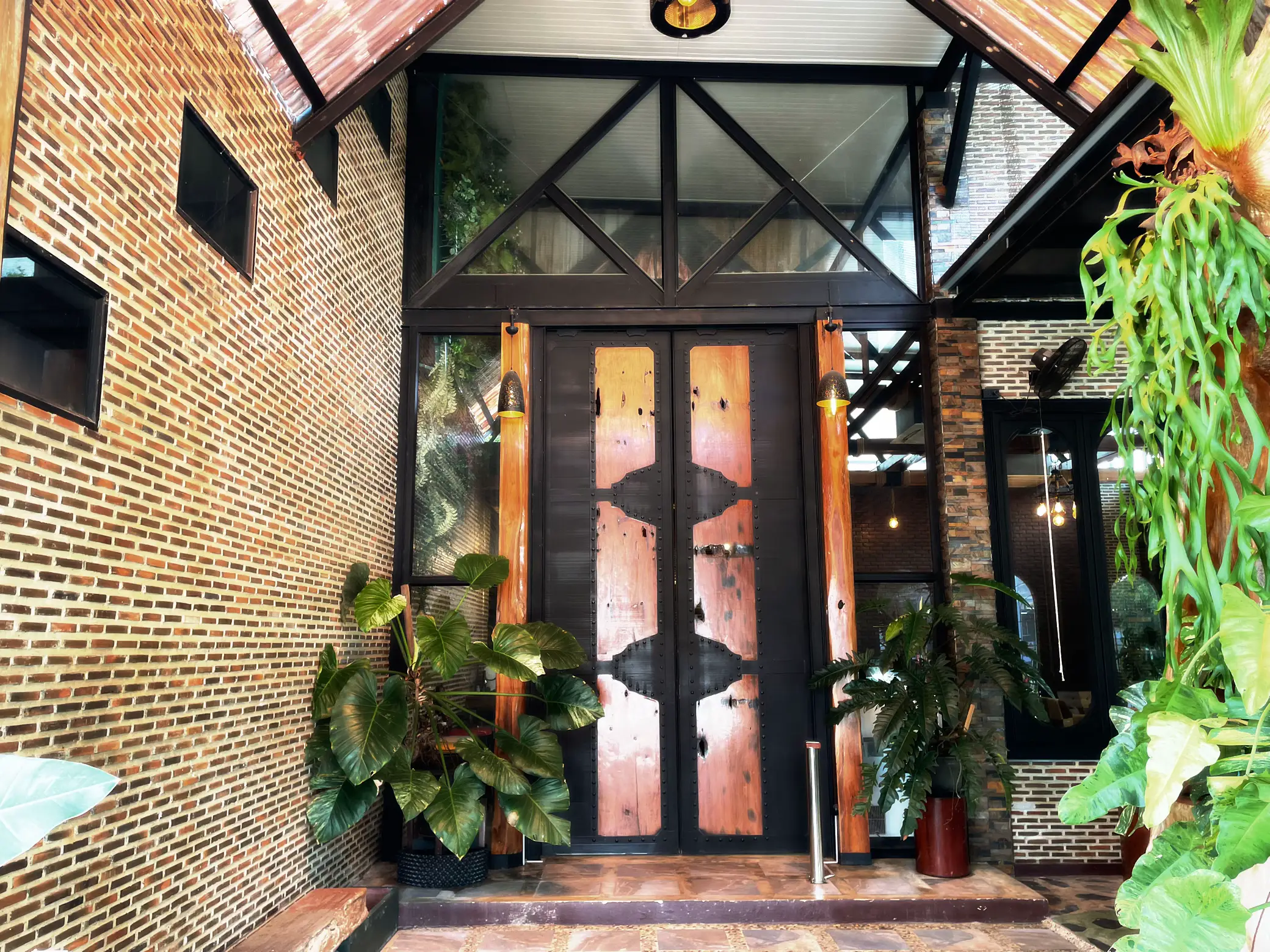 คาเฟ่ ต้องไปชิว TN ( ชินชิว ) Monstera Cafe trat | แกลเลอรีที่โพสต์โดย ...