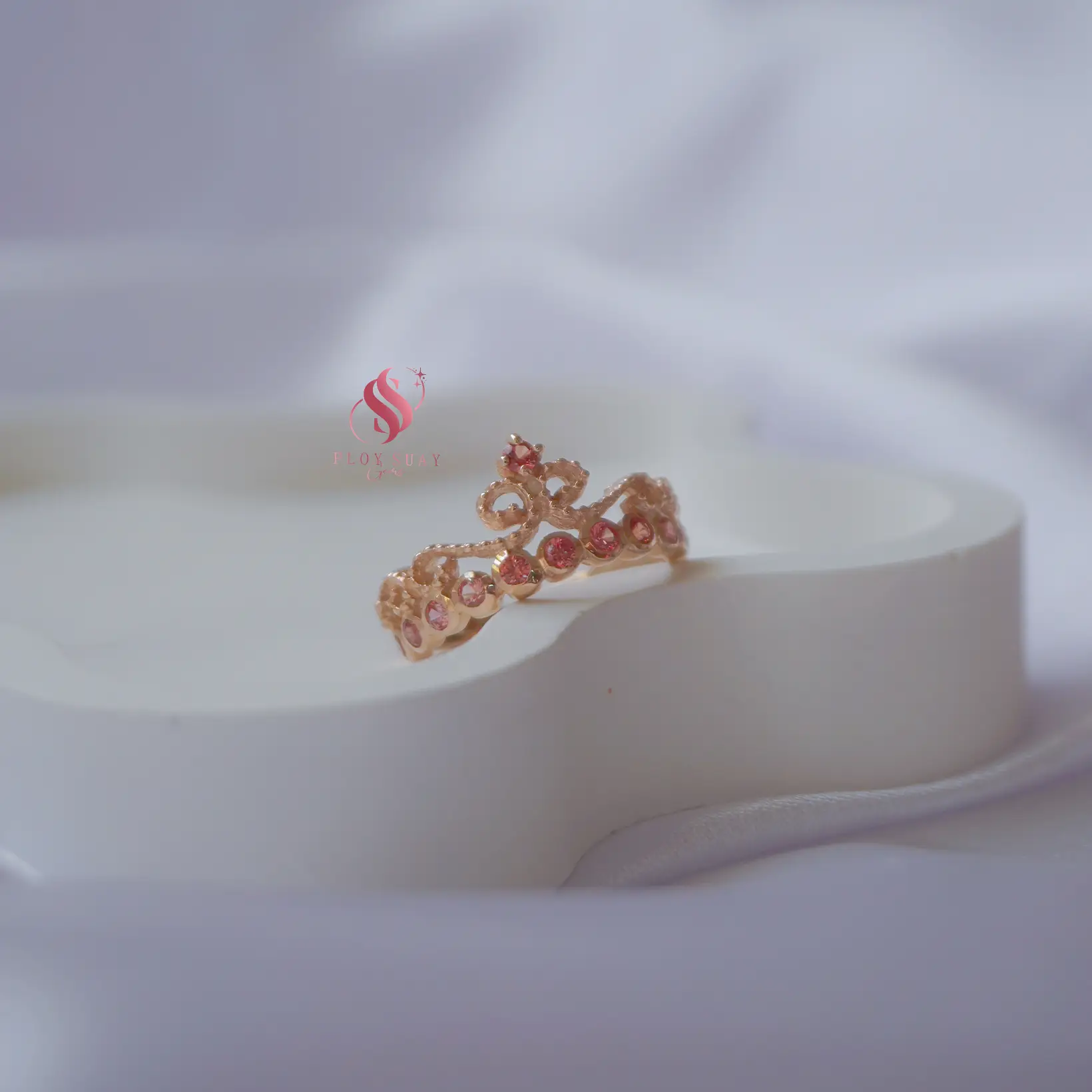 พัดพารัดชา” อัญมณีแสงสนธยาพัดพารัดชา” | แกลเลอรีที่โพสต์โดย Ploy suay | Lemon8