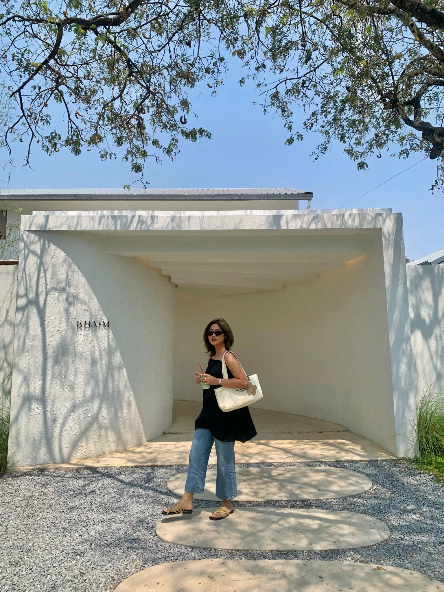 1 วันกับกระเป๋าใบโปรด🫶🏻 ที่เน้นทั้งแฟชั่นและฟังก์ชั่น🎱🖤 | แกลเลอรีที่โพสต์โดย Sapunn | Lemon8