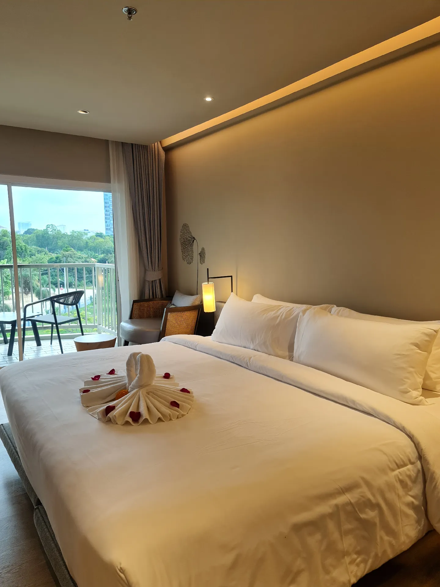 Cross Pattaya Pratamnak | แกลเลอรีที่โพสต์โดย OHMMY | Lemon8