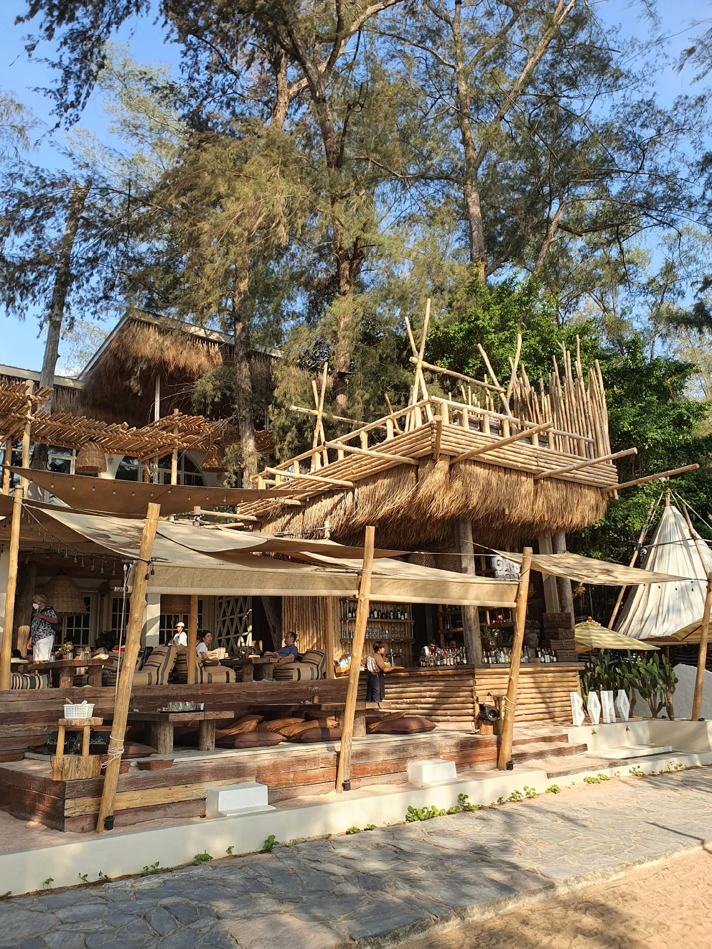 💫 Glass house boho คาเฟ่ติดทะเล หาดจอมเทียน 🌊🥞☕ | แกลเลอรีที่โพสต์โดย ...