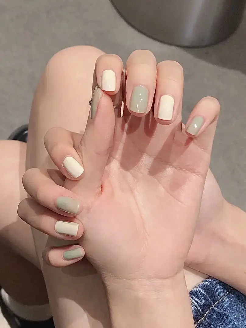 Short Nails Design Inspo for Summer ☀️ | แกลเลอรีที่โพสต์โดย Ashley Ahn ☁️ | Lemon8