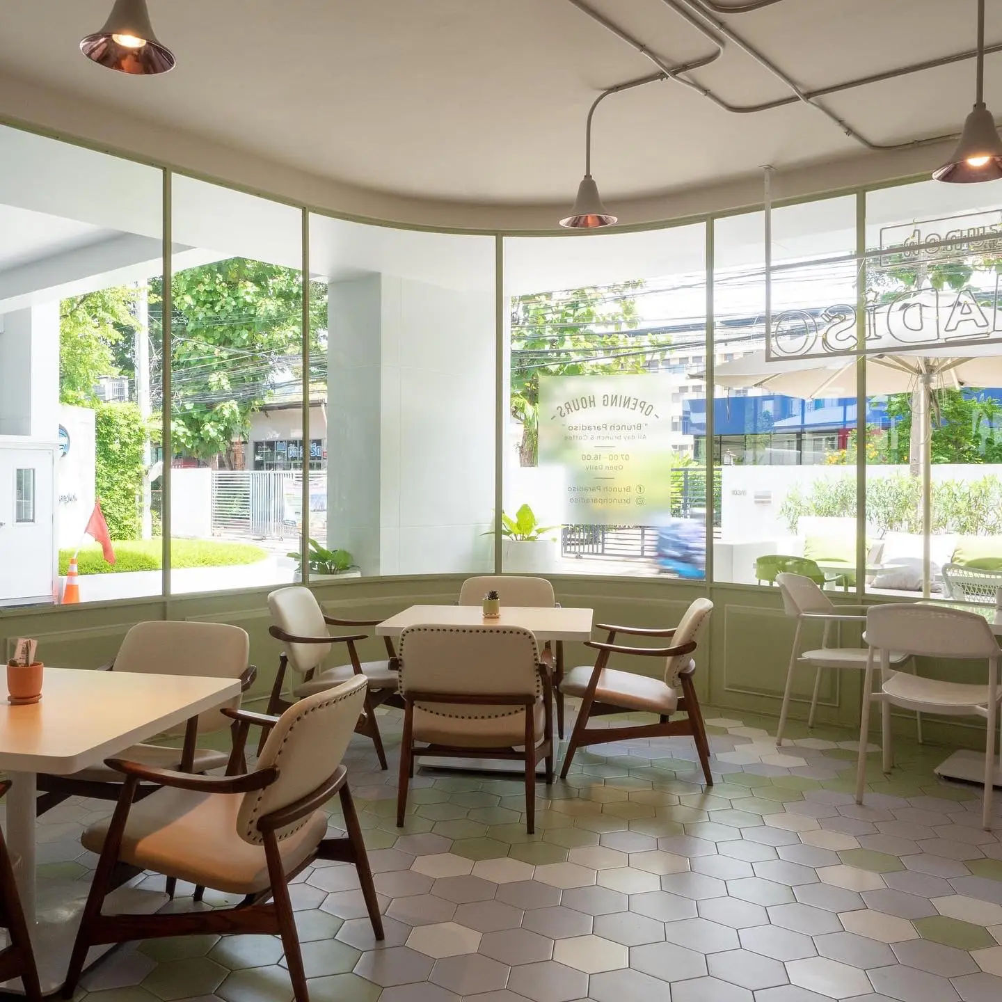 โรงแรมมินิมอล น้องหมา-แมวพักได้ | แกลเลอรีที่โพสต์โดย Ploylee Diary | Lemon8