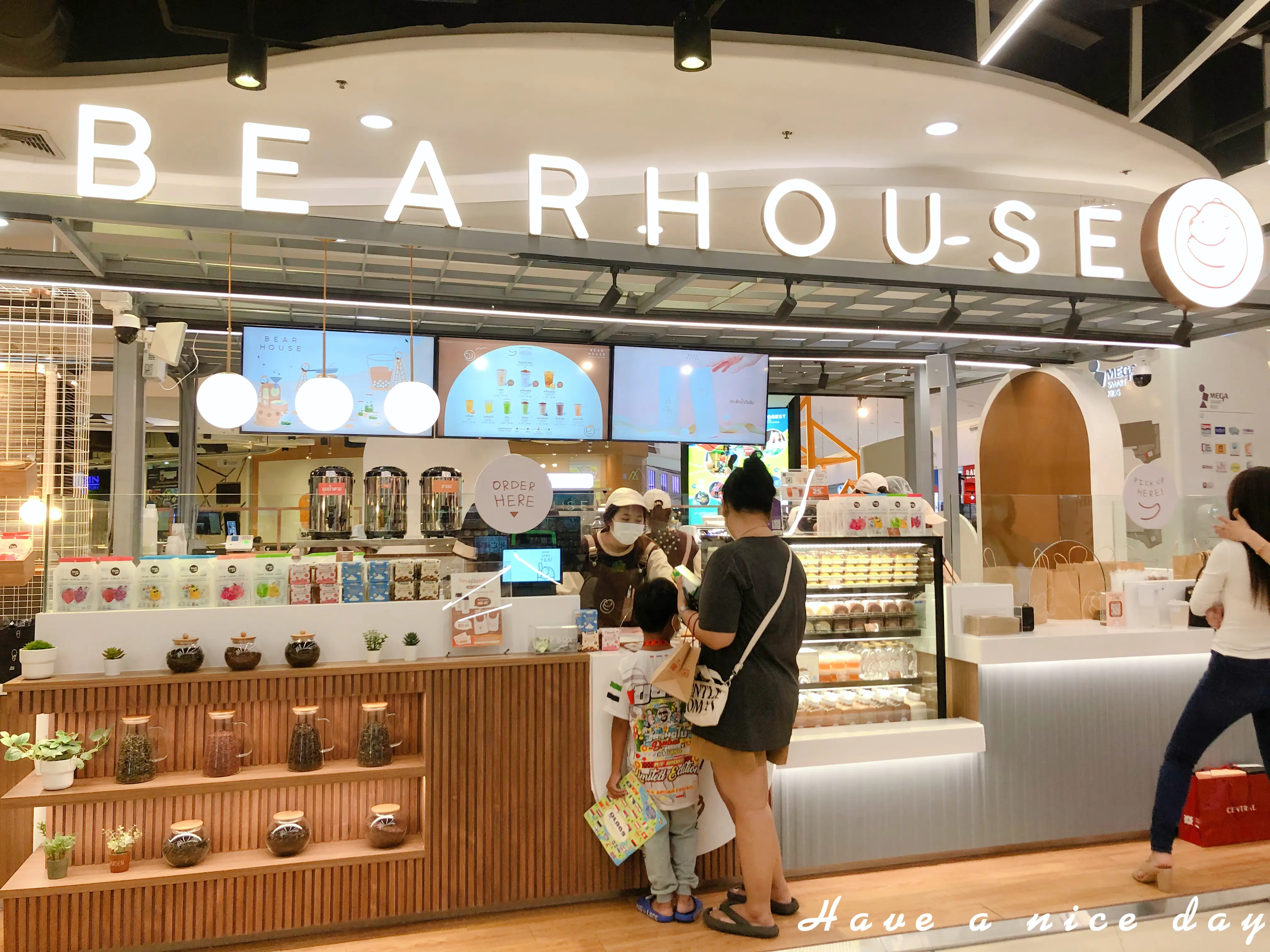 Bear House สาขาใหม่ที่Mega Bangna 🥤 | แกลเลอรีที่โพสต์โดย PSirint | Lemon8