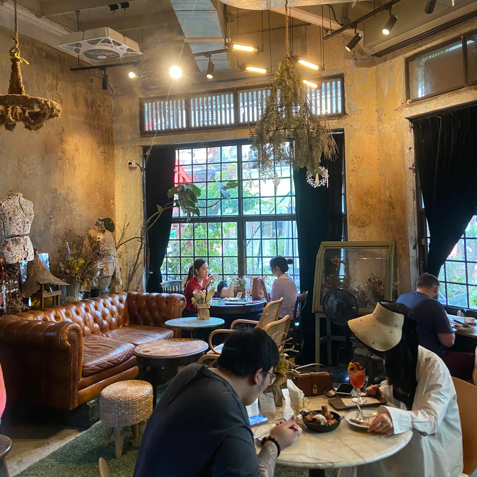 cafe reviews | wallflower cafe [BKK] | Gallery posted by Justin Lim ...