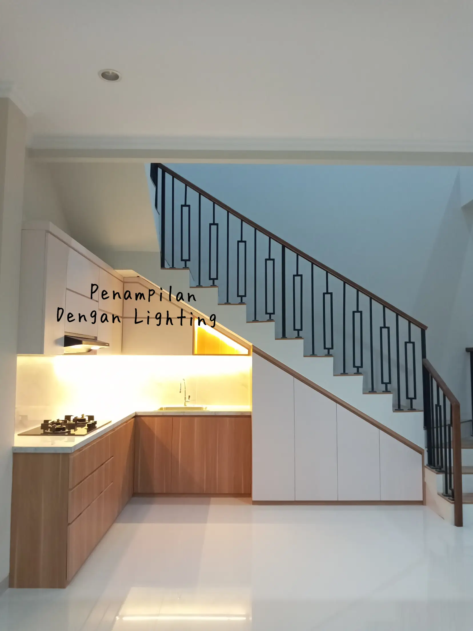 Inspirasi Kitchen Set Bawah Tangga | Galeri diposting oleh ...