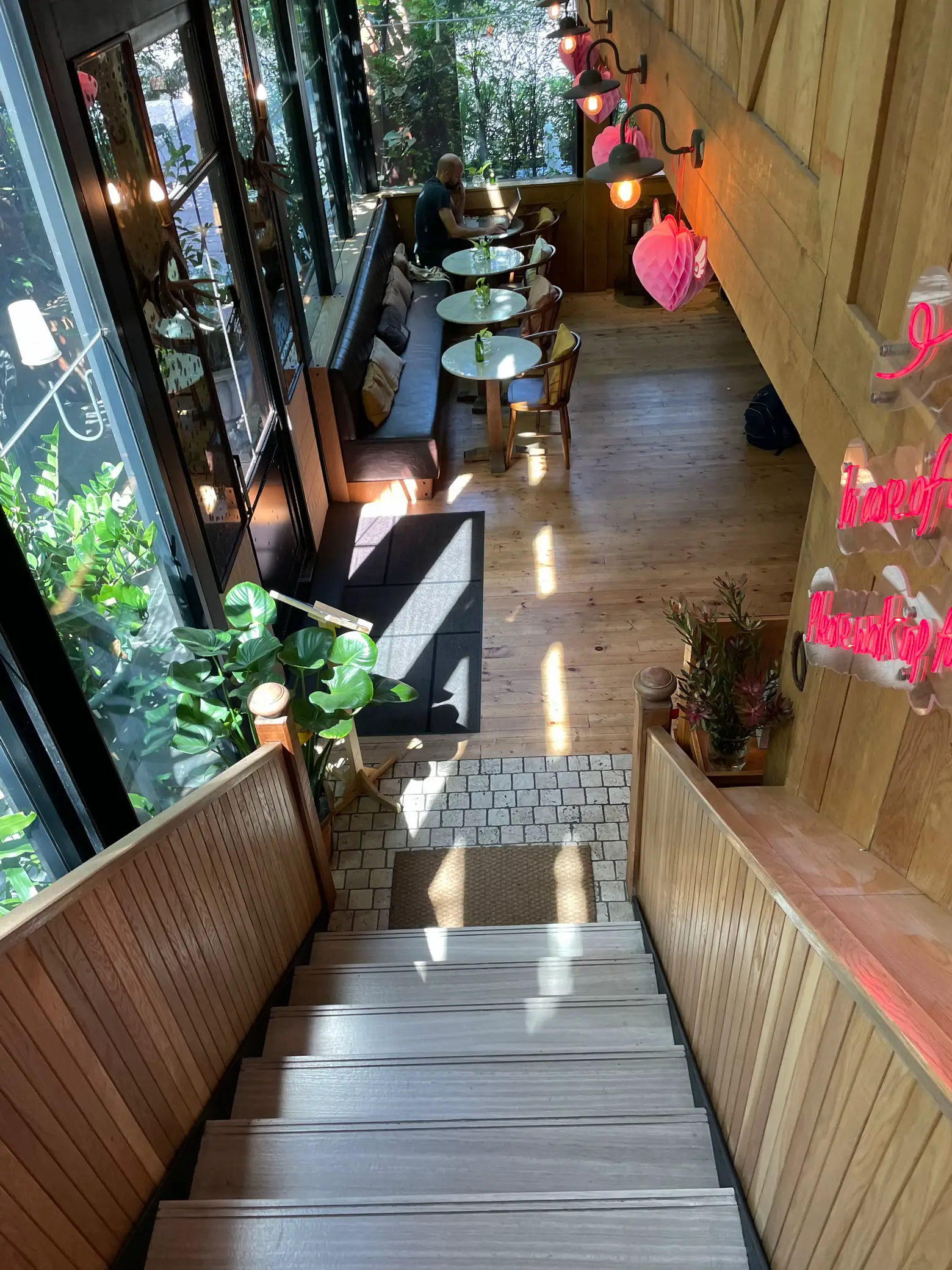 Work from cafe! บรรยากาศดี มีปลั๊ก! | แกลเลอรีที่โพสต์โดย thisispaepae | Lemon8