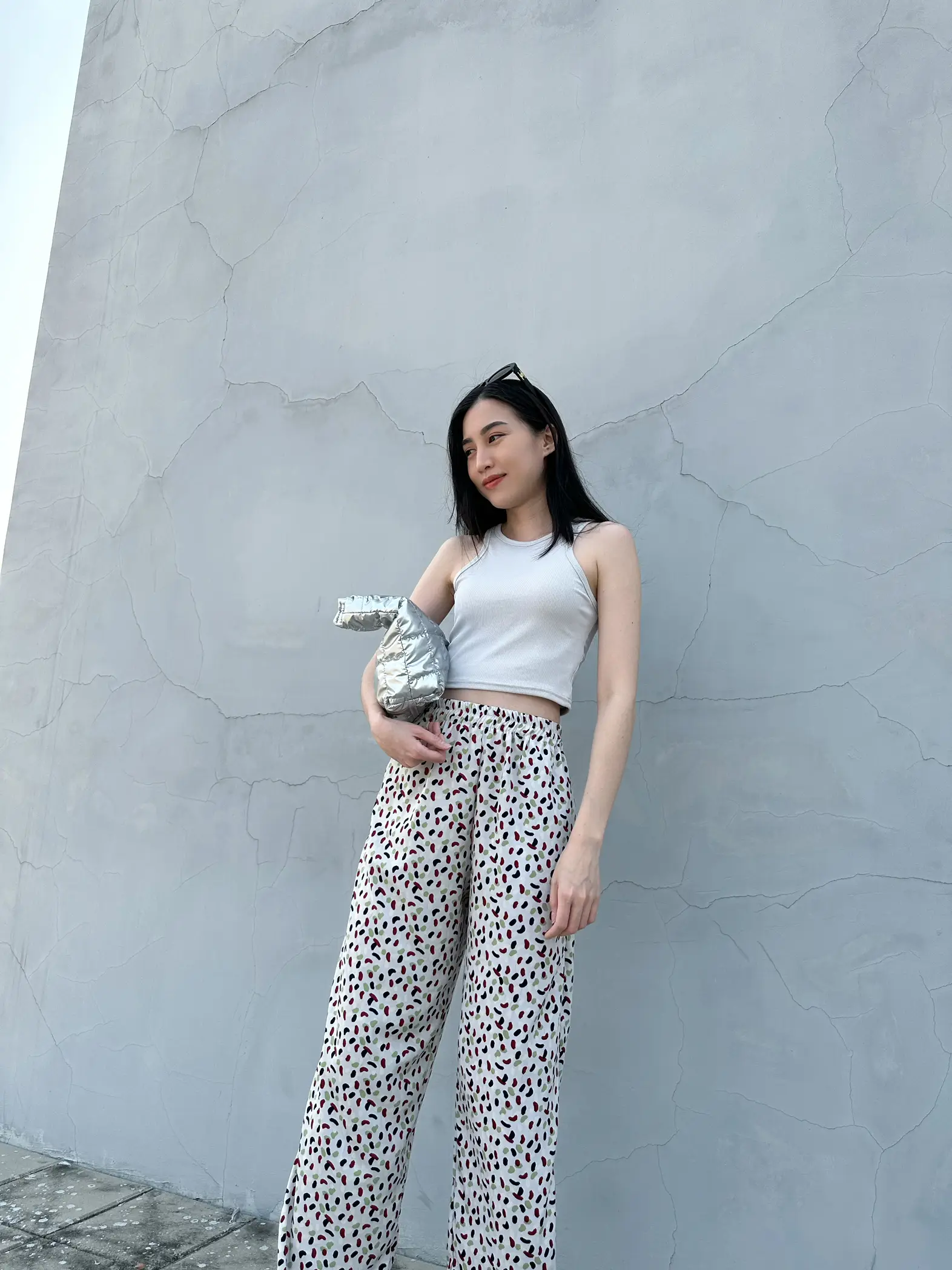 OOTD : SUMMER DAY🎾 พาส่องลุคสบายๆ เดินเล่นจิบกาแฟ🧢 | แกลเลอรีที่โพสต์ ...