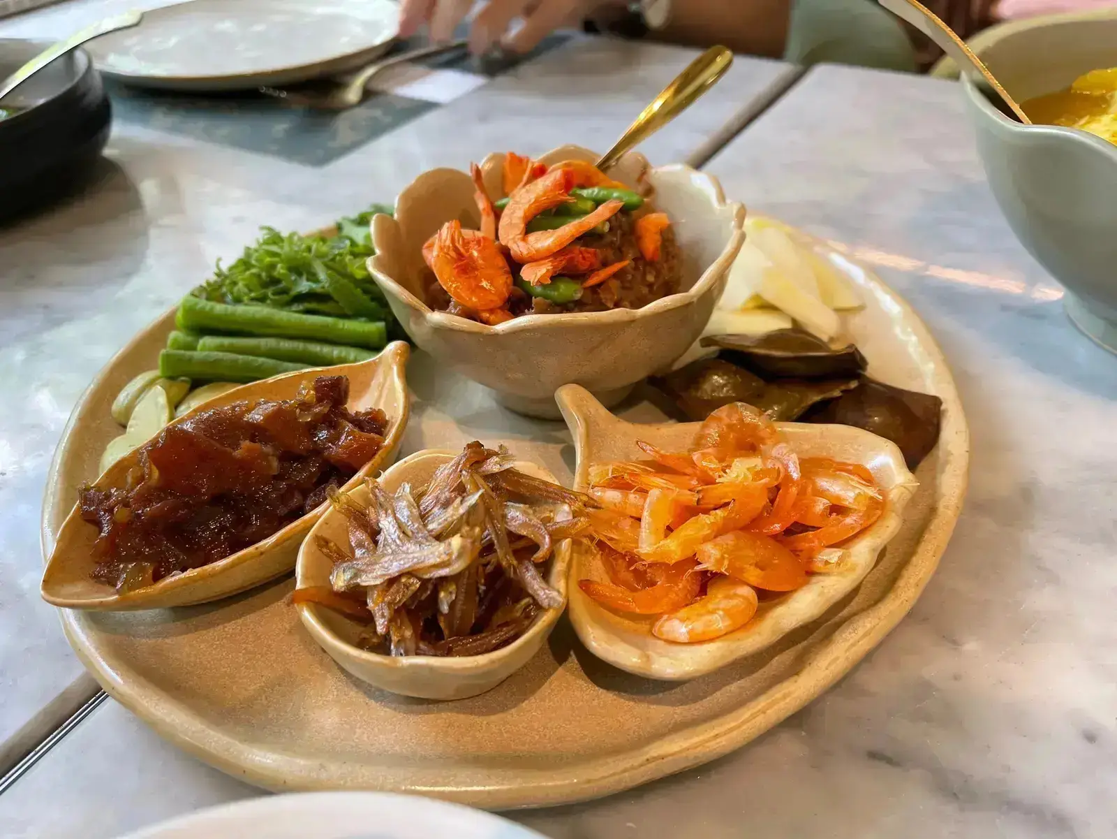 ขมิ้น | Camin Cuisine & Cafe ".ร้านที่มีสวนในเมืองกรุง." | แกลเลอรีที่ ...