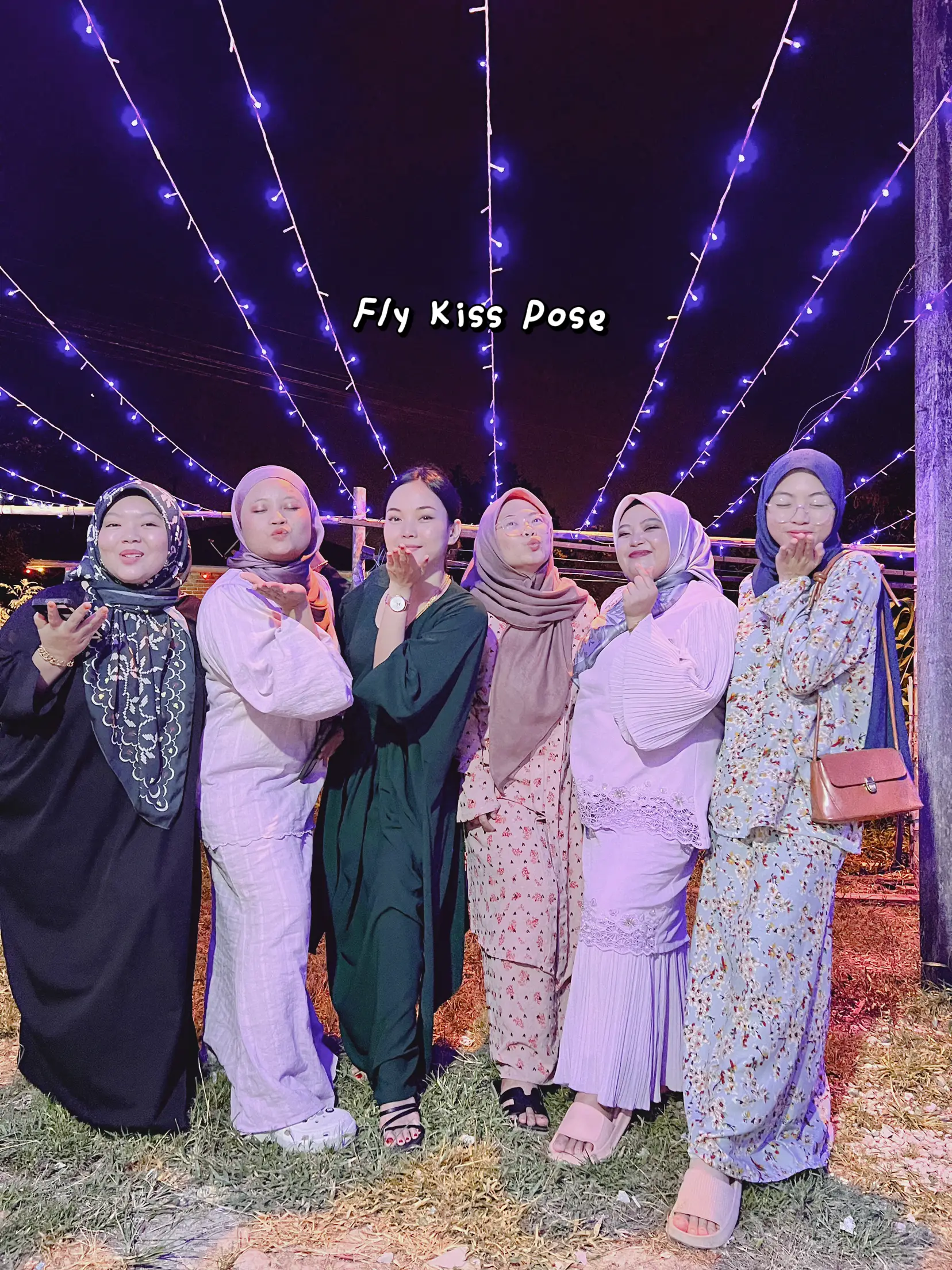 Posing Ideas For Group Photo (Cousin Edition) | Galeri disiarkan oleh ijatopie | Lemon8