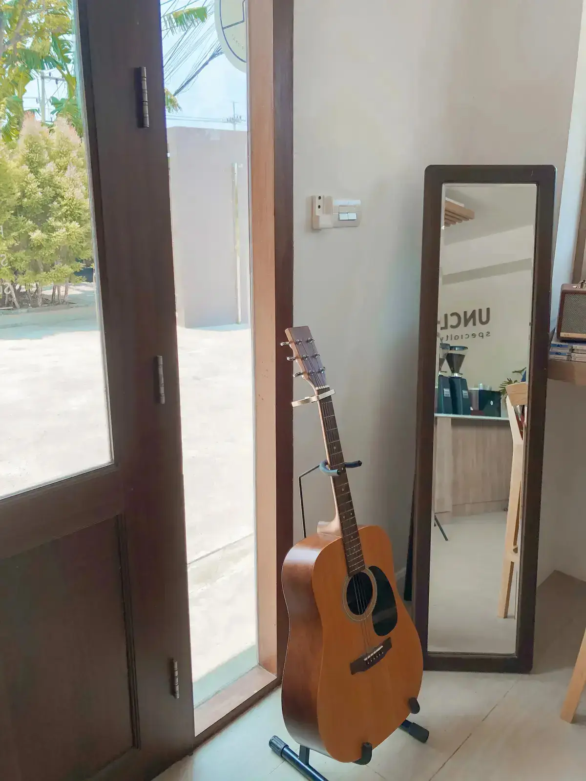 Uncle House บางแสน คาเฟ่บ้านลุงบางแสน สไตล์มินิมอล🤎 | แกลเลอรีที่โพสต์ ...