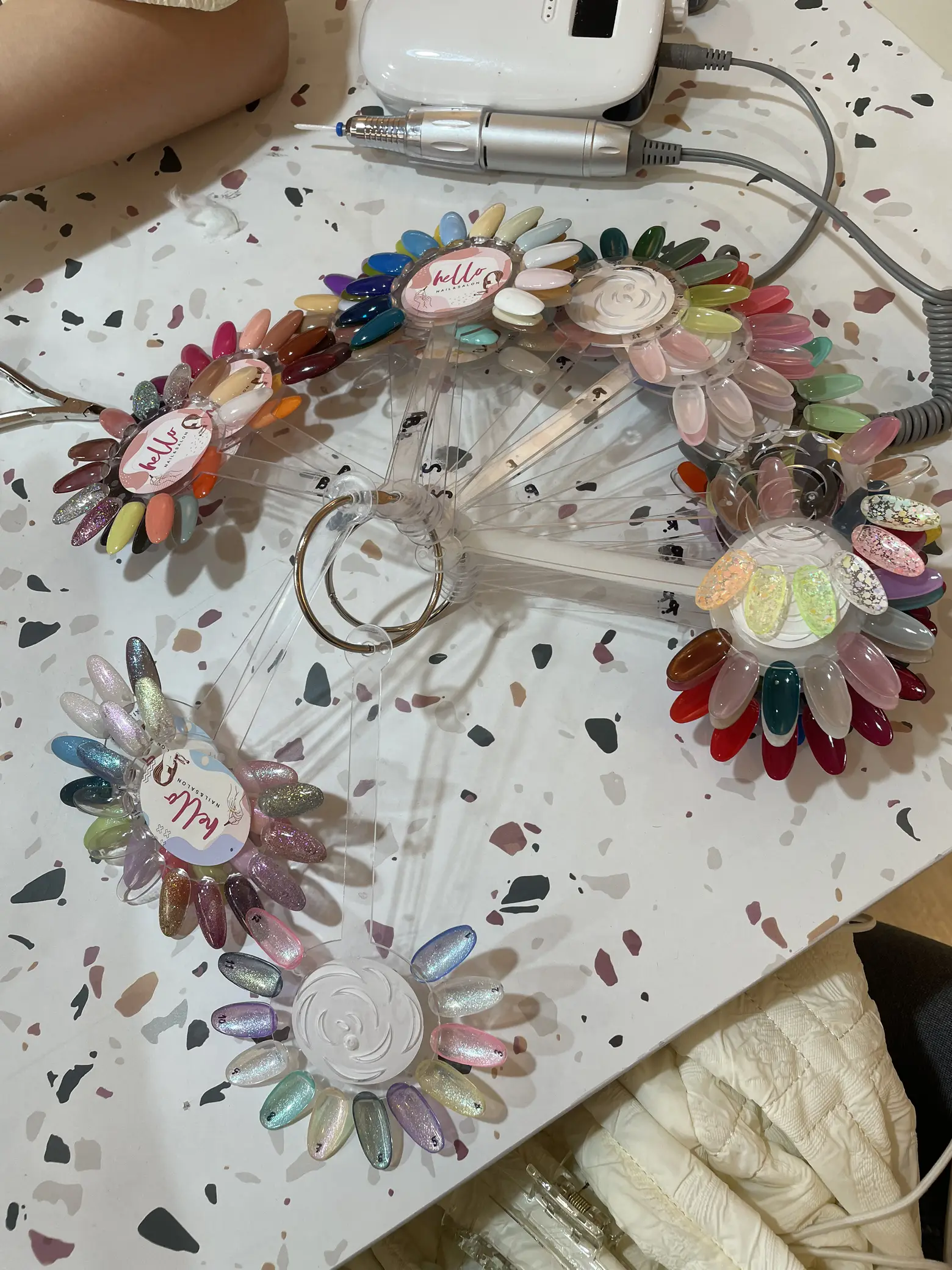 ต่อ pvc ทาสีเจลในงบ แค่ 490⭐️⭐️ ร้านทำเล็บฝั่งธน | แกลเลอรีที่โพสต์โดย ดีน่ากาบ้า🍠 | Lemon8