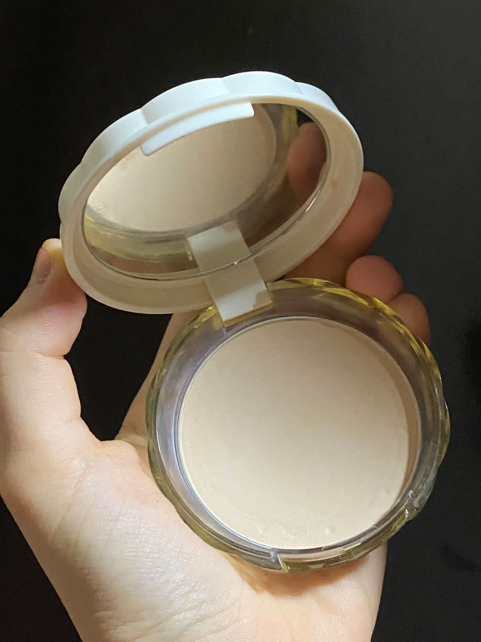 Cezanne Poreless Powder Clear แป้งหน้าเป๊ะ! | แกลเลอรีที่โพสต์โดย darin ...