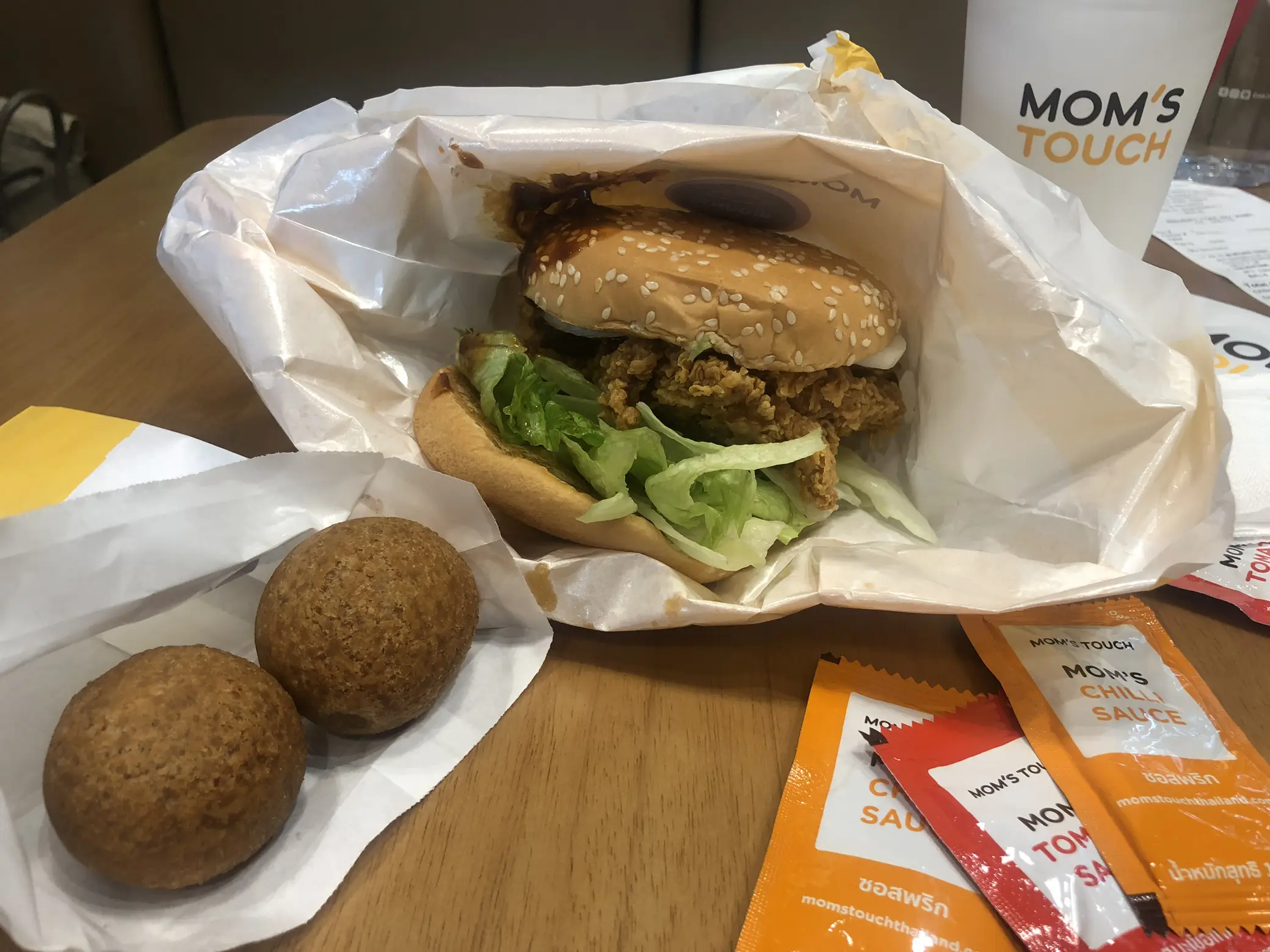 รีวิวเบอเกอร์จากเกาหลี Mom’s Touch ICS | แกลเลอรีที่โพสต์โดย newdavich | Lemon8