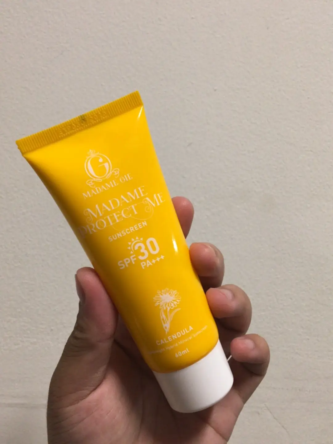 Review Sunscreen Madame Gie SPF 30 PA+++ | แกลเลอรีที่โพสต์โดย Hardi | Lemon8