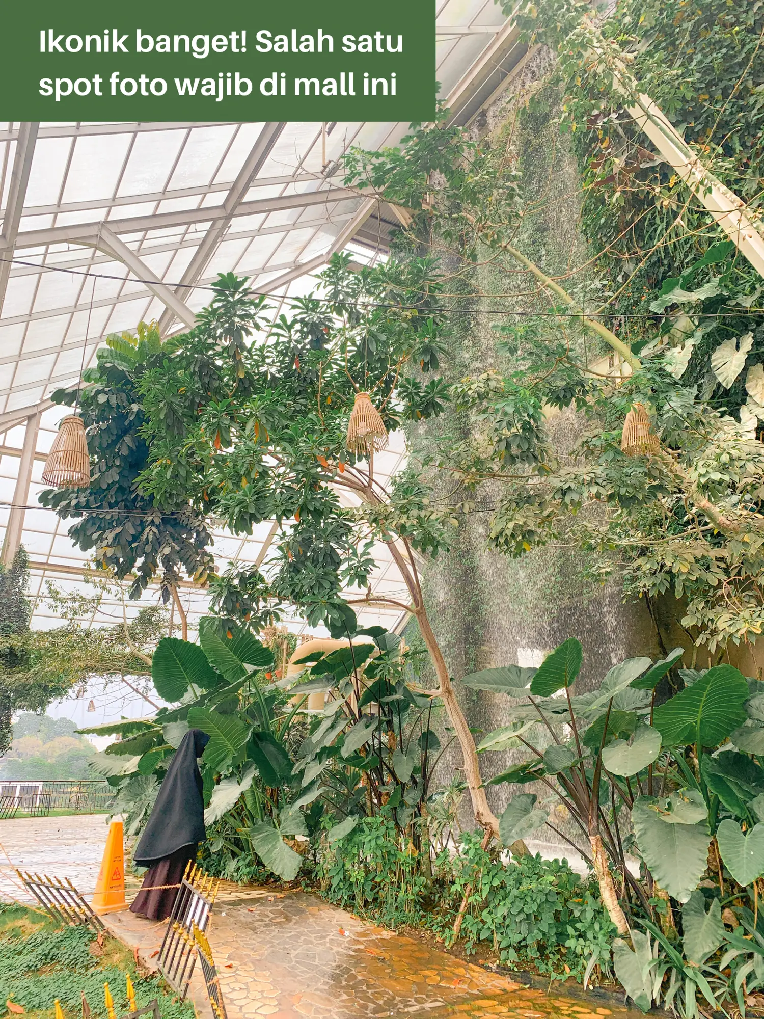 Teraneh 😂 Air Terjun Dalam Mall! | Galeri diposting oleh 🐡maukasitau ...