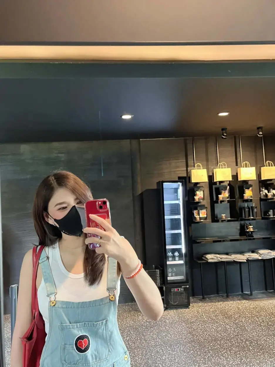 Mitte Coffee Roast☕️Cafeに新しく大きな支店がオープンしました。 | NaTtii🦩が投稿したフォトブック | Lemon8