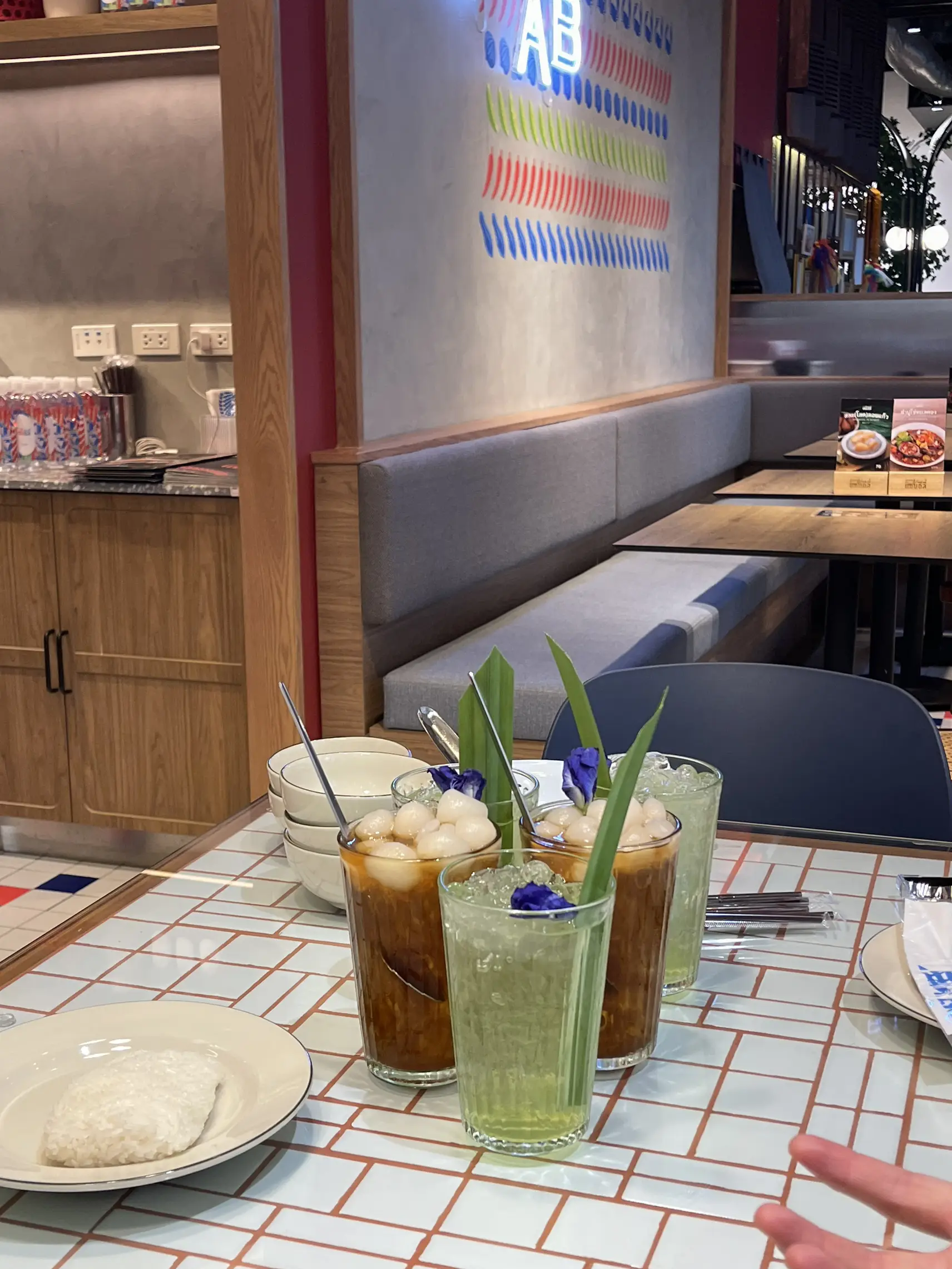 Zaab Eli Very Thai-Delicious Northeast Restaurantセントラルワールド | jiraphatcが ...