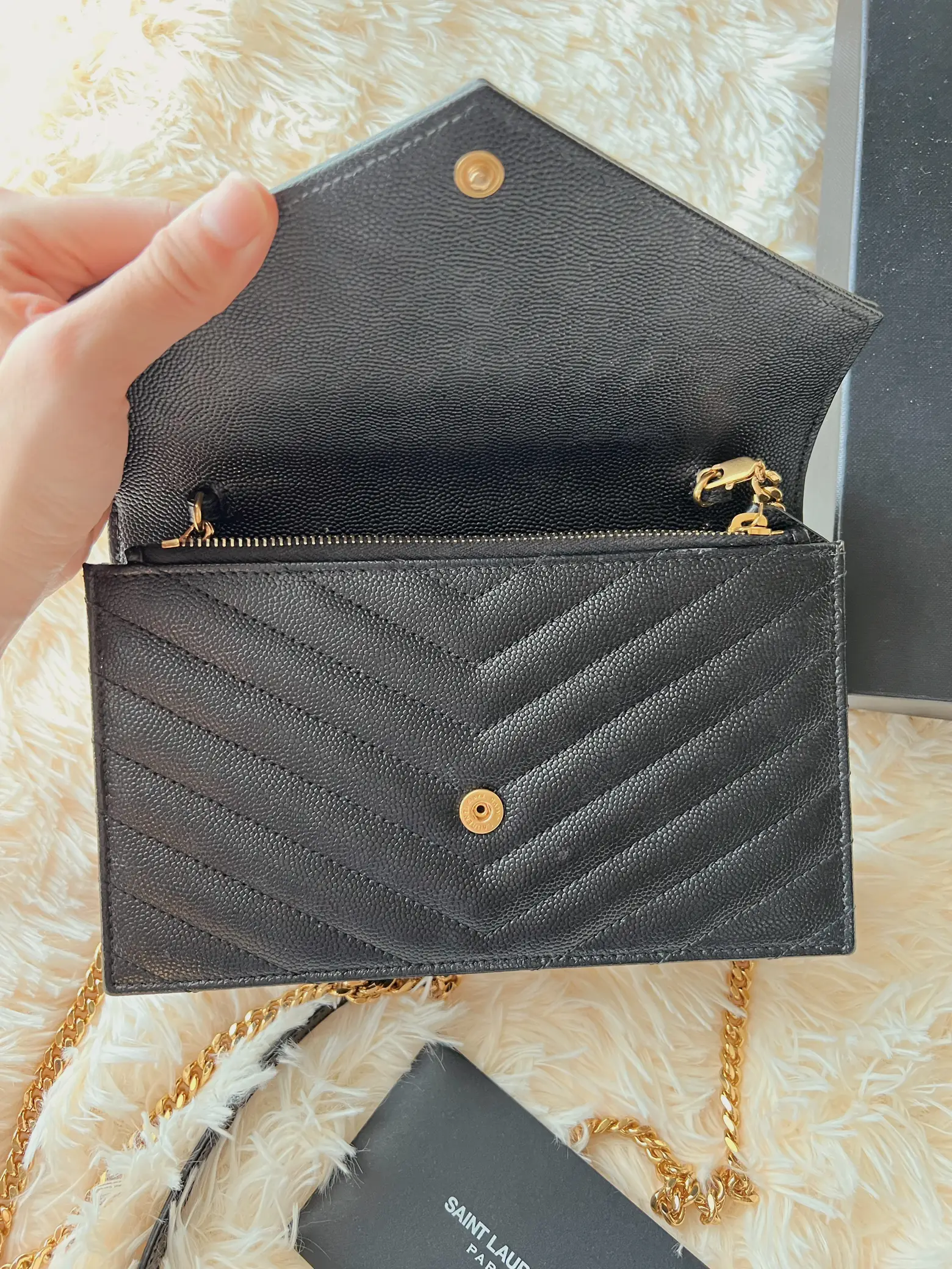 รีวิวกระเป๋า YSL WOC 7.5 กระเป๋า 2in1 เหมือนได้2ใบ!!🖤 | แกลเลอรีที่ ...