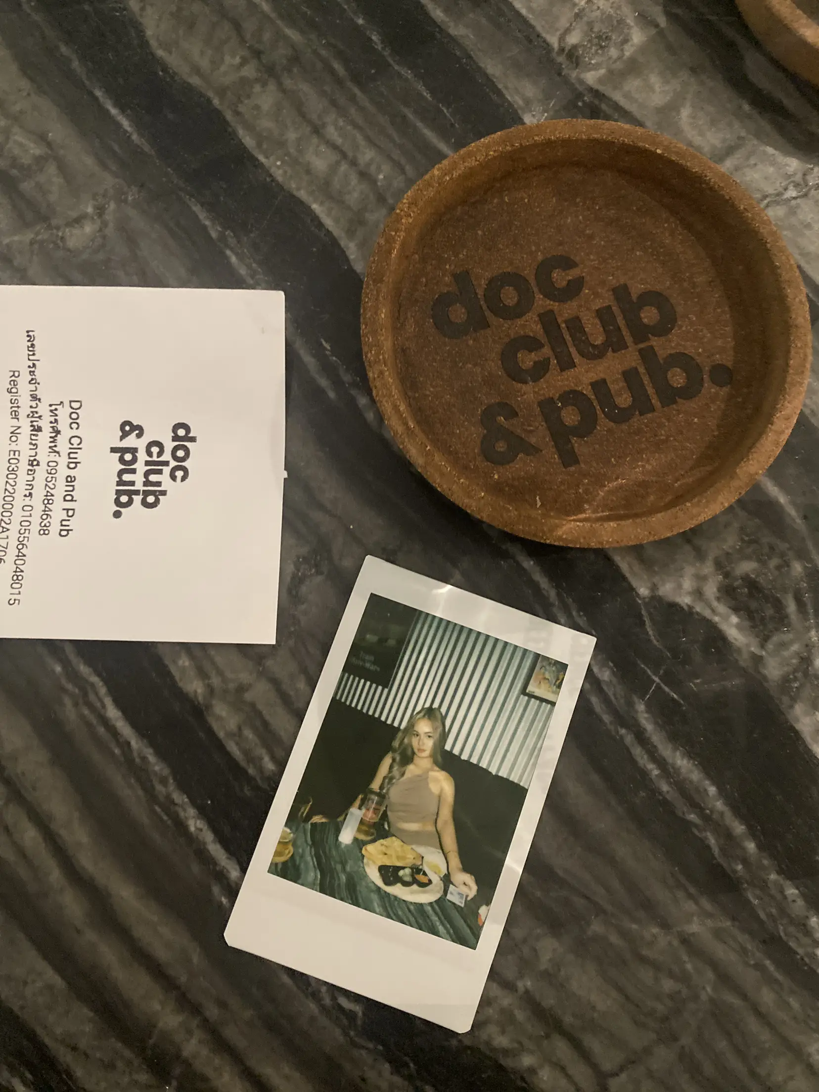 DOC Club&Pub | บาร์นั่งชิลฟิลดี มีโรงหนัง📽️🎞️ | แกลเลอรีที่โพสต์โดย N U ...