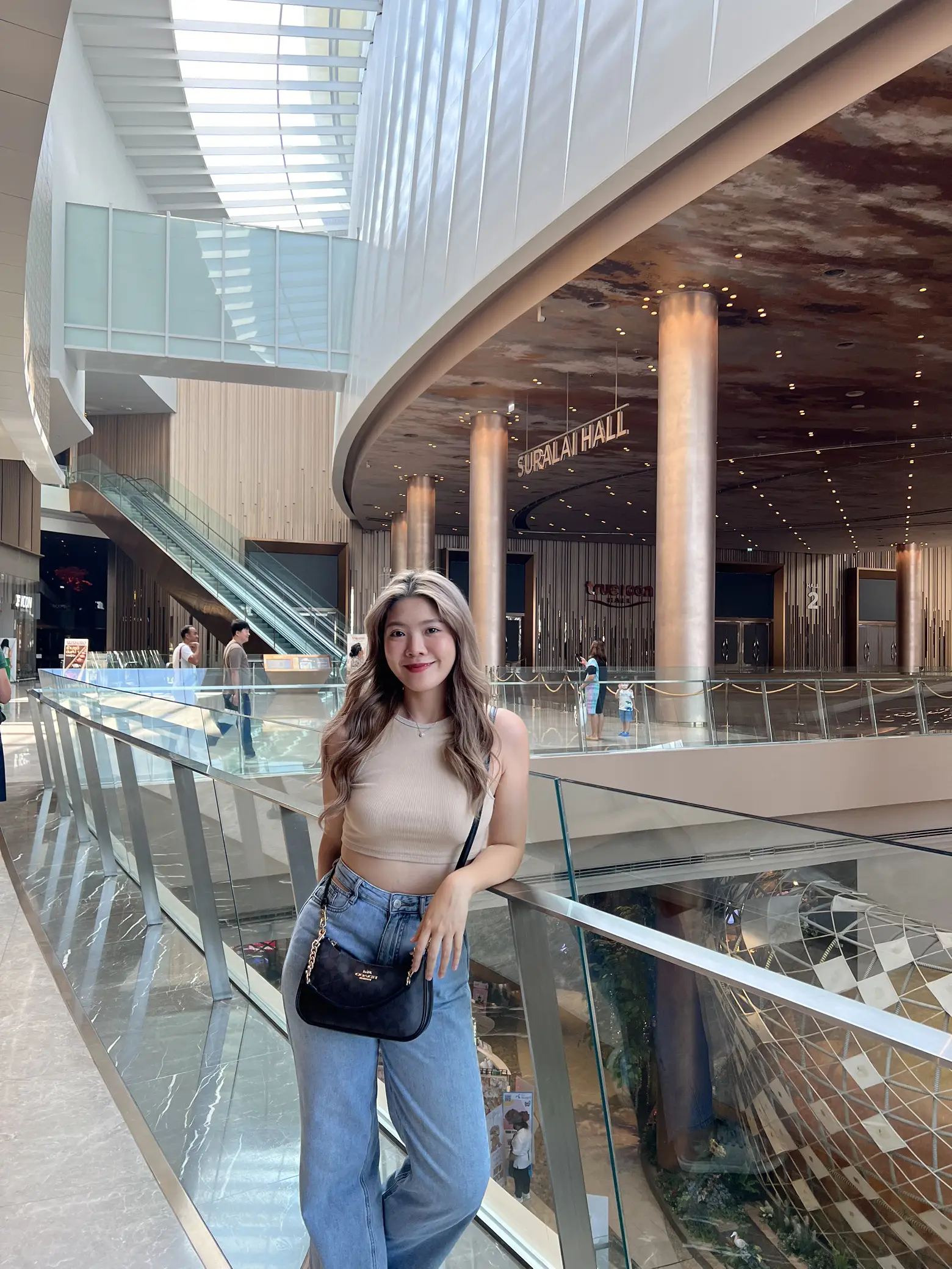 เปิดมุมลับ ICON SIAM เหมือนอยู่ต่างประเทศ | แกลเลอรีที่โพสต์โดย ผึ้งพาเที่ยว | Lemon8