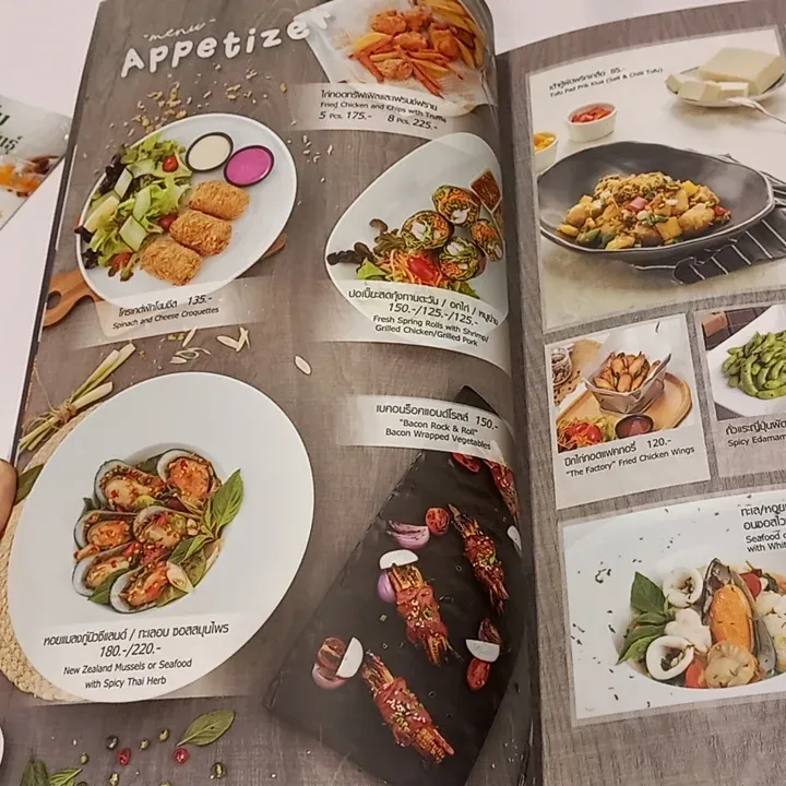 🥗Salad Factory: ร้านสลัดที่ไม่ได้มีแค่สลัด!! | แกลเลอรีที่โพสต์โดย Jujee's World | Lemon8