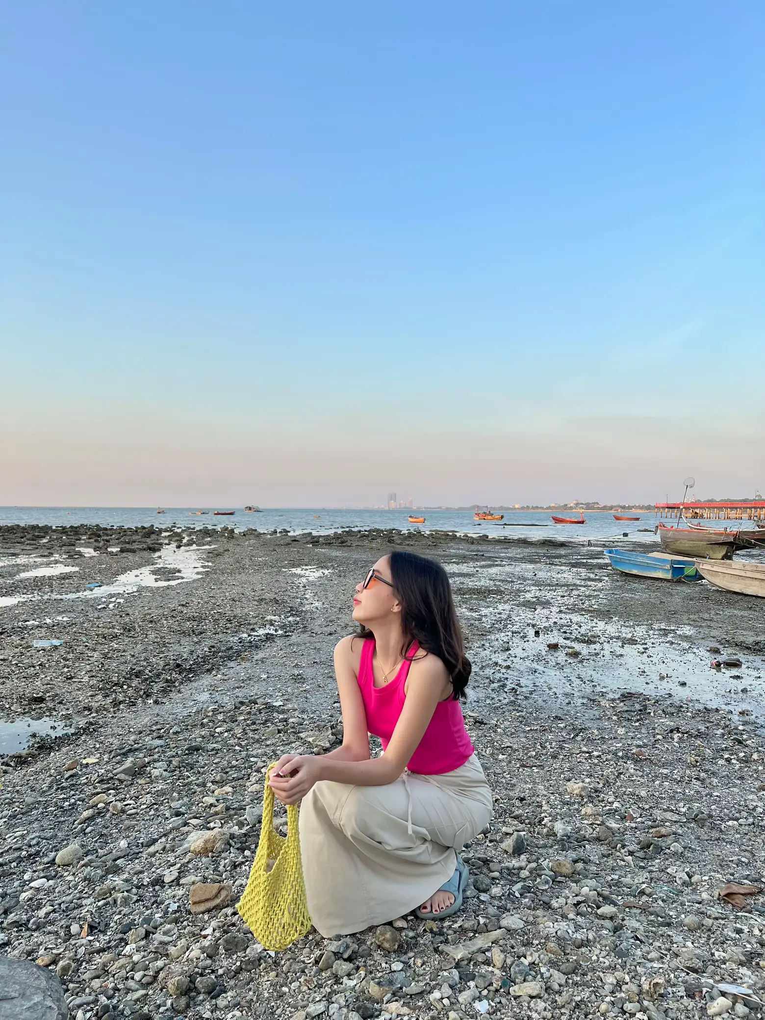 คาเฟ่ริมทะเลย่านศรีราชา ชลบุรี🏡🏝️ | แกลเลอรีที่โพสต์โดย aaumssm | Lemon8