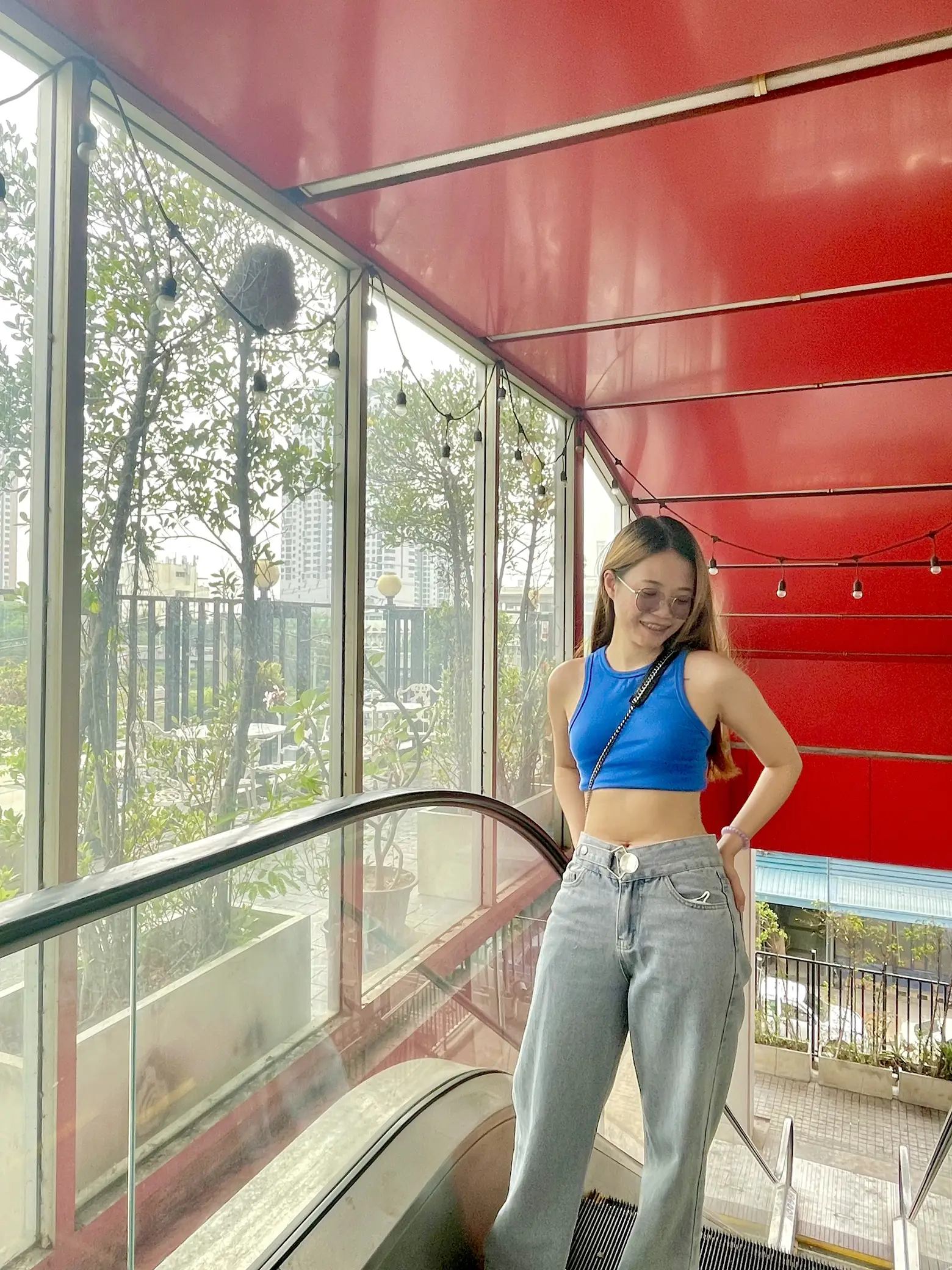 ถ่ายรูปเล่น..ตึกแดงจตุจักร🛍️🛒 | แกลเลอรีที่โพสต์โดย NAMI_XQ | Lemon8