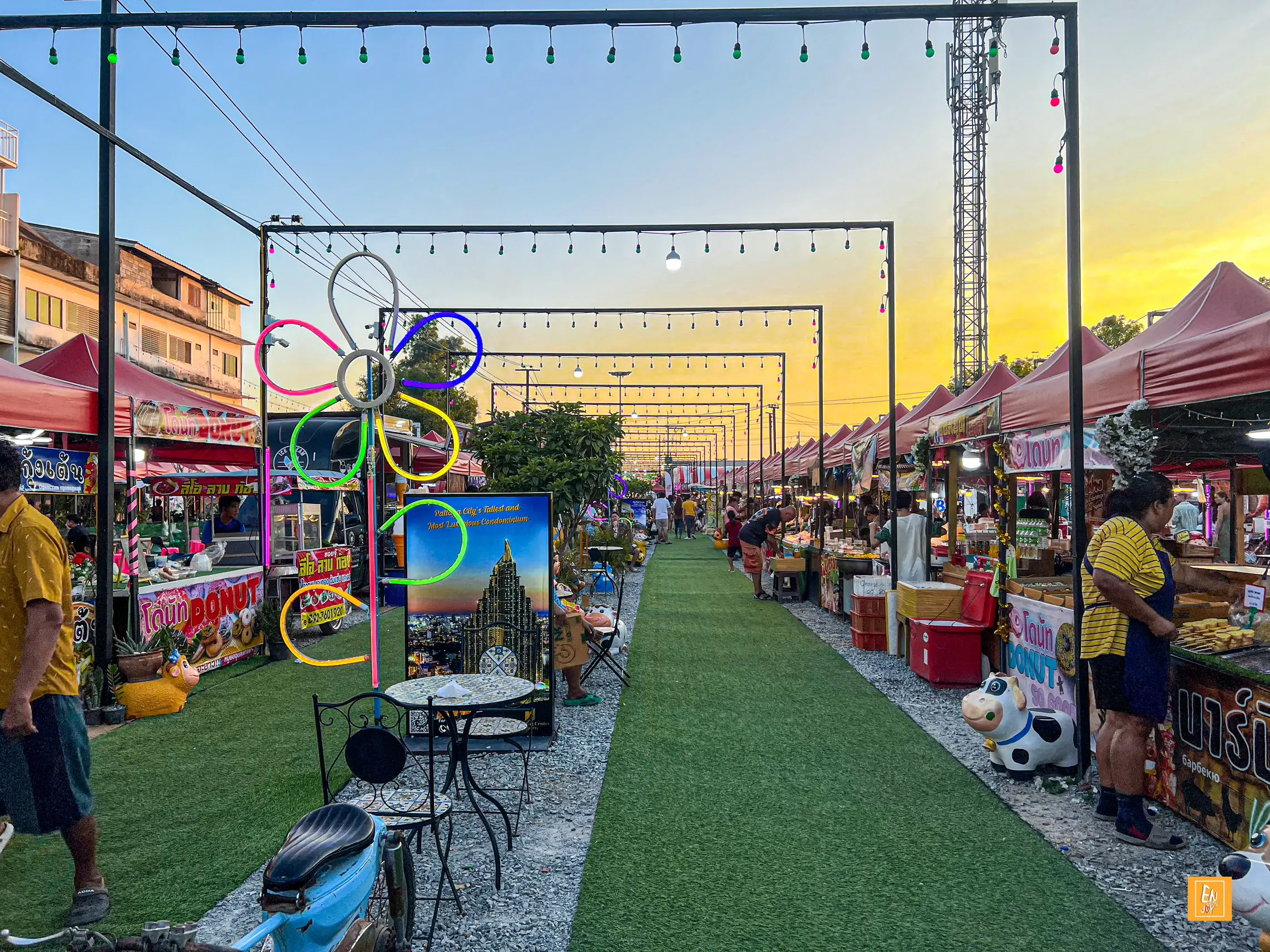 สตรีทฟู้ดจอมเทียนซ.16 The Big Market Jomtien | แกลเลอรีที่โพสต์โดย เอ็นท์ไปกับจอย | Lemon8