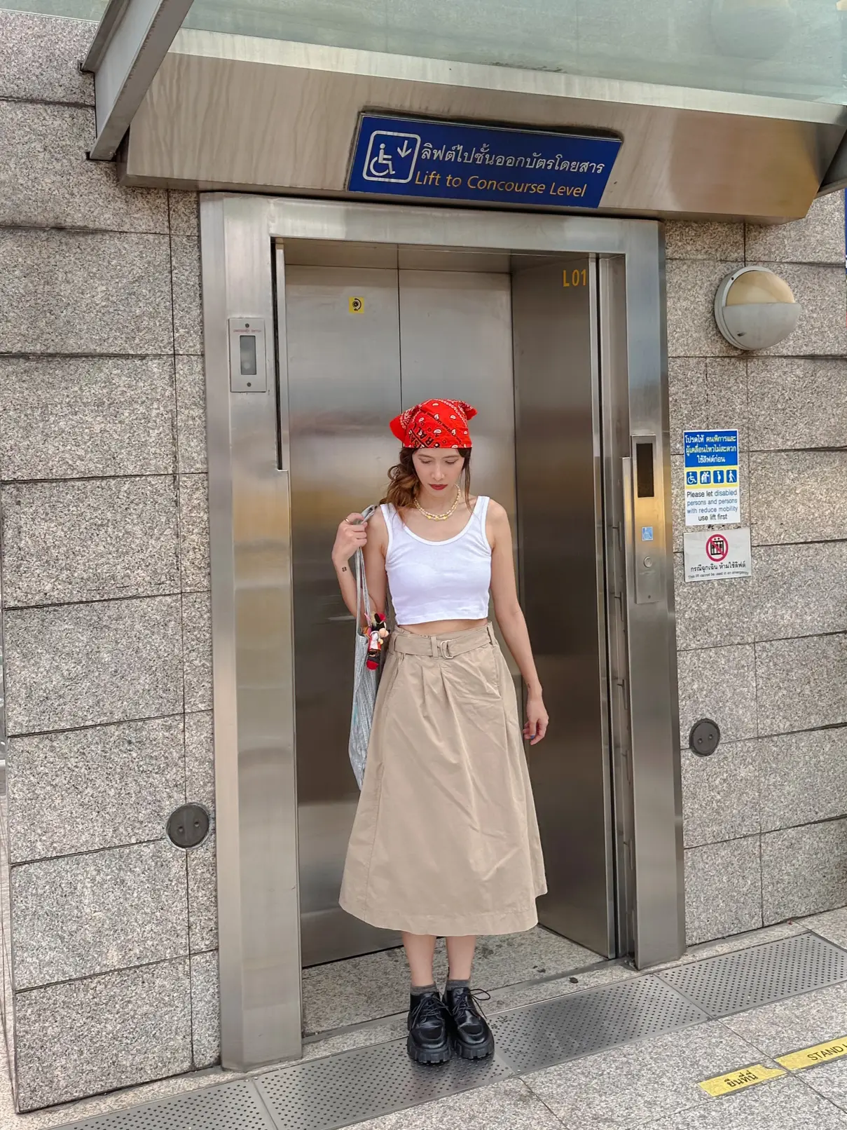 OOTD LOOKS (JJ จตุจักรหน้าร้อน🚨🚗) | แกลเลอรีที่โพสต์โดย asma.ntd | Lemon8