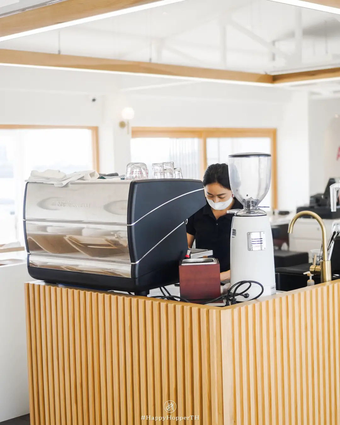 APÉRO BKK @ ซอย เพชรบุรี 47 | แกลเลอรีที่โพสต์โดย Happy Hopper | Lemon8