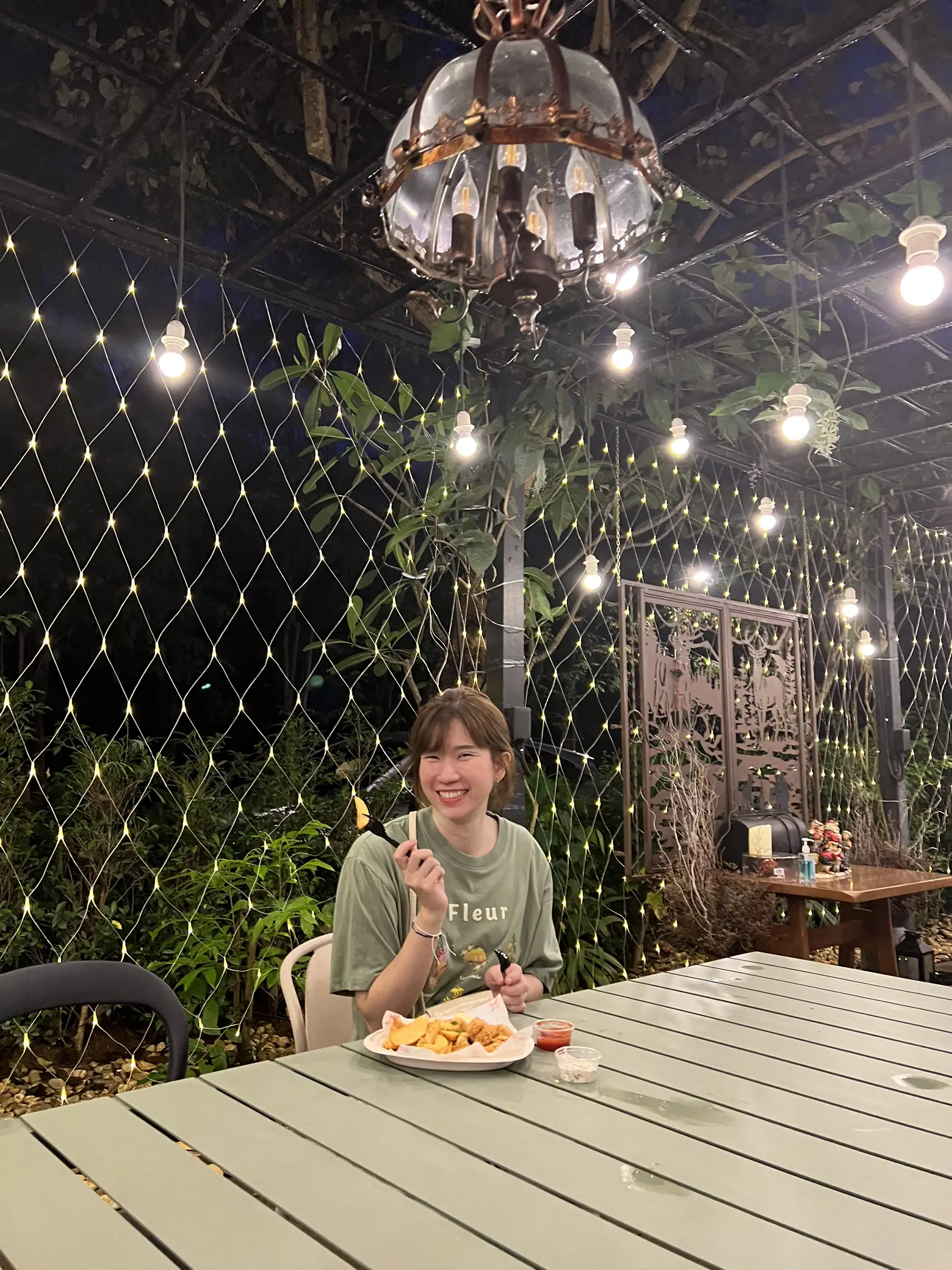 The Backyard 168 🎞️ นอนดูหนัง outdoor สุดโรแมนติก 🧡🤎💚 | แกลเลอรีที่ ...
