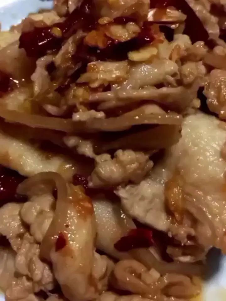 สามชั้นสไลด์ผัดพริกแห้ง ️ | วิดีโอที่เผยแพร่โดย Ya-ing | Lemon8