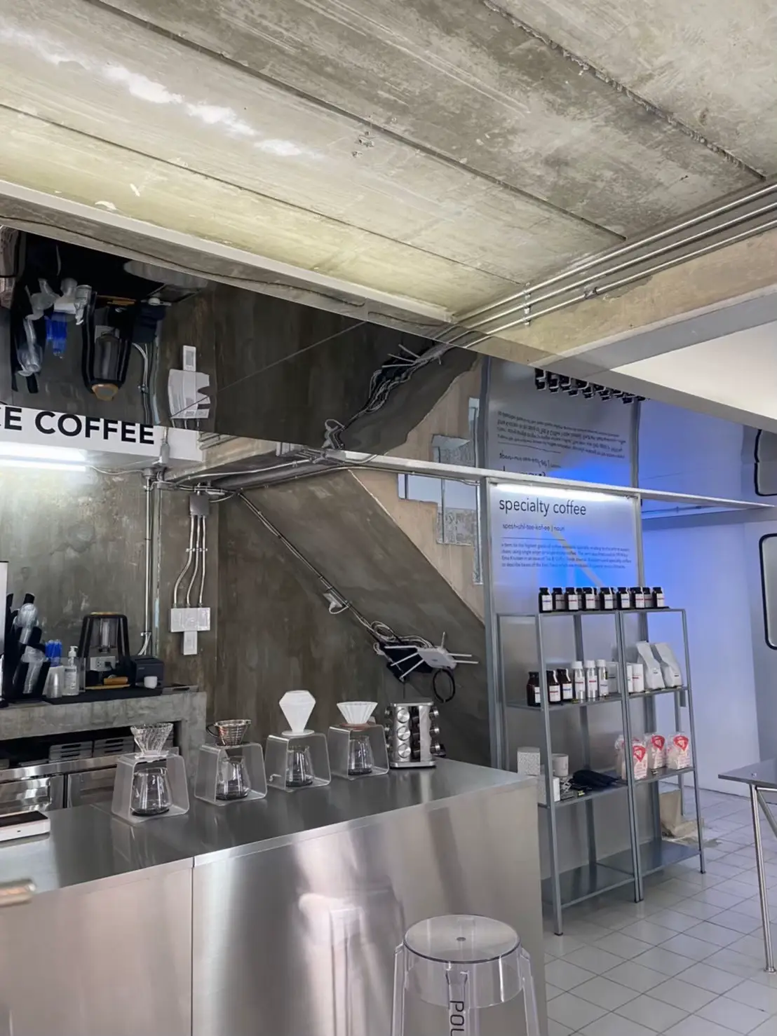 คาเฟ่ใส ๆ ไม่ไปไม่ได้แน้ว Ep.31 : Pour Over Lab🌡 | แกลเลอรีที่โพสต์โดย ...