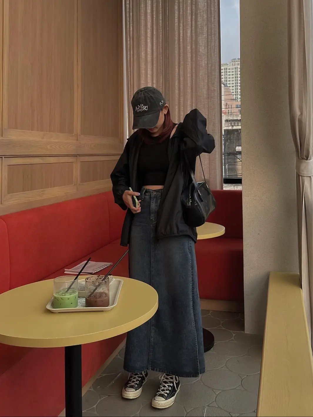 OOTD : แมทช์ denim skirt ตัวใหม่แบบสับ🖤 | แกลเลอรีที่โพสต์โดย JANE | Lemon8