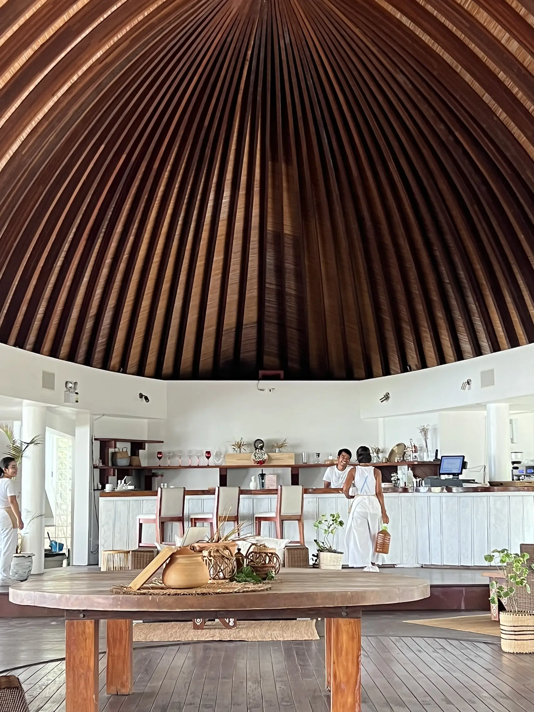 ไม่ต้องไปไกลถึง เมาดีฟก้สวยได้ Nikki beach samui | แกลเลอรีที่โพสต์โดย ...