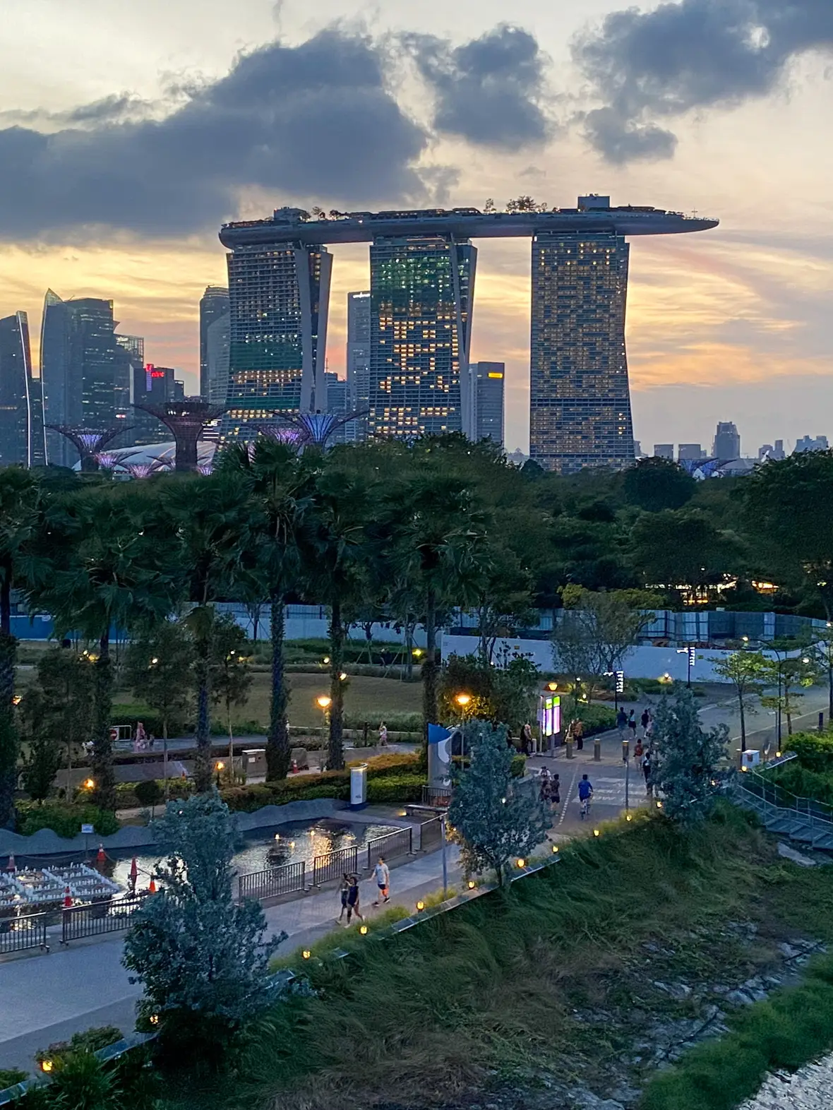 Savour the Moment of Sunset by Marina Barrage 🍃 | แกลเลอรีที่โพสต์โดย ...