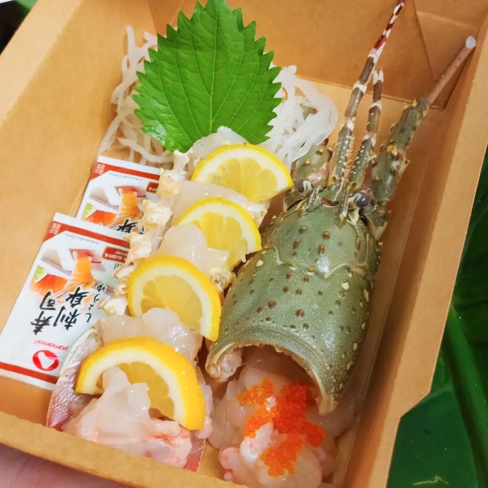 จุ้งซาซิมิ ตัวใสๆเนื้อเด้งๆ🦞🦞 | แกลเลอรีที่โพสต์โดย Khun Mon | Lemon8