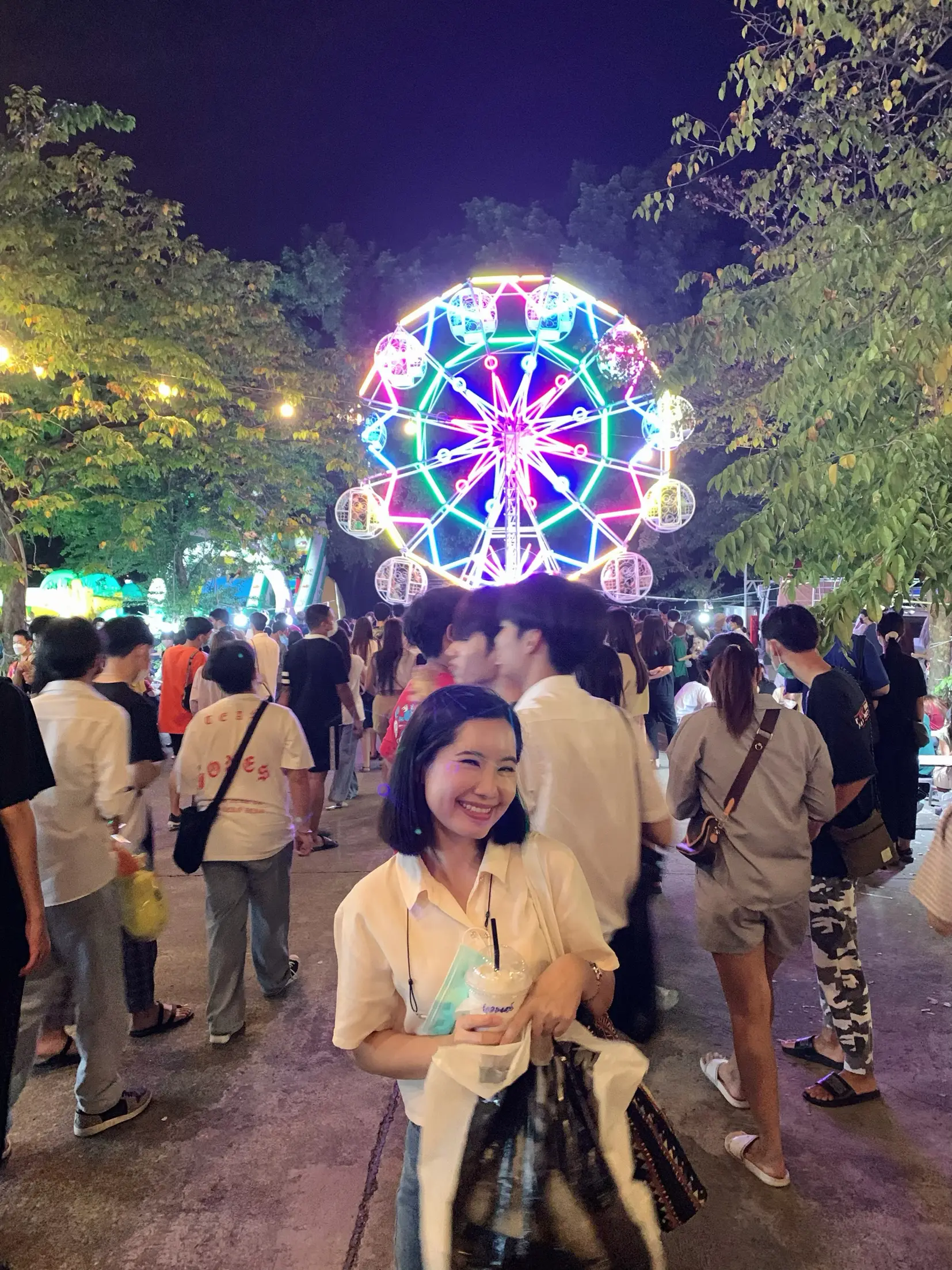 🌿งานลอยกระทง 2565 ที่ ม. เกษตร | แกลเลอรีที่โพสต์โดย khuncha | Lemon8