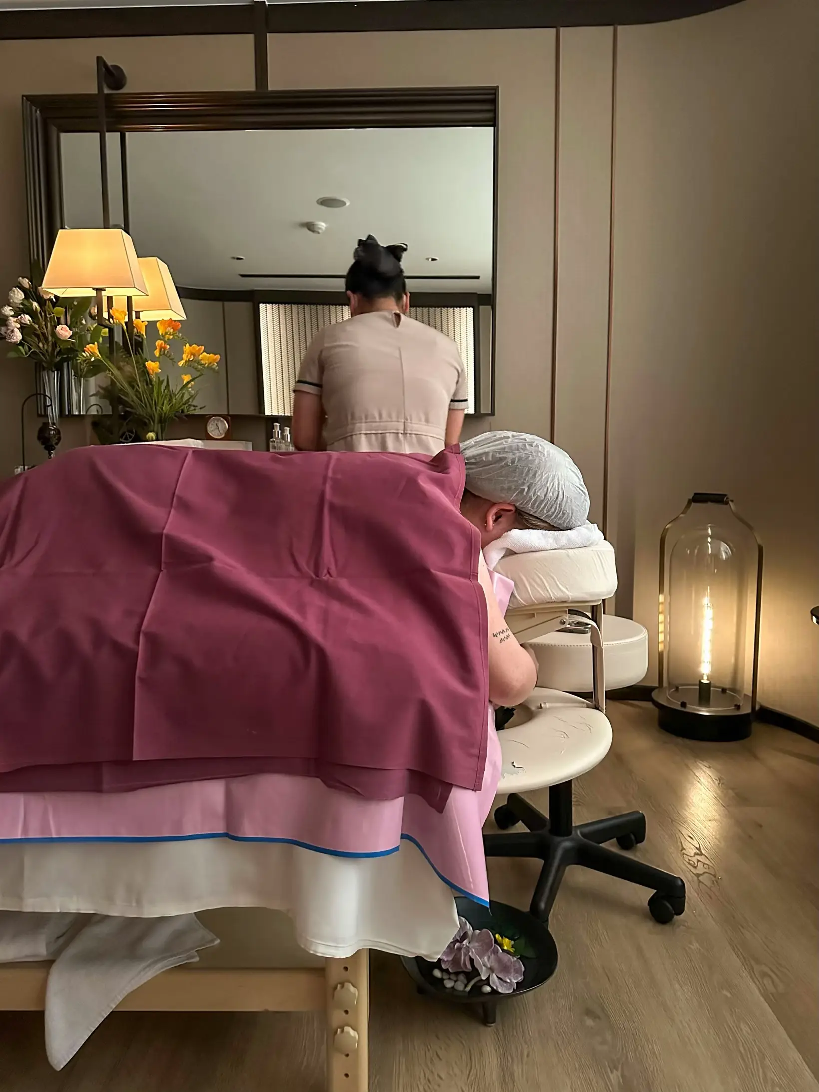 〰️ ไปสปาผิวสวย+นวดอโรม่าบนโรงแรมห้าดาวกัน! 🫧 | แกลเลอรีที่โพสต์โดย Jabchaith | Lemon8