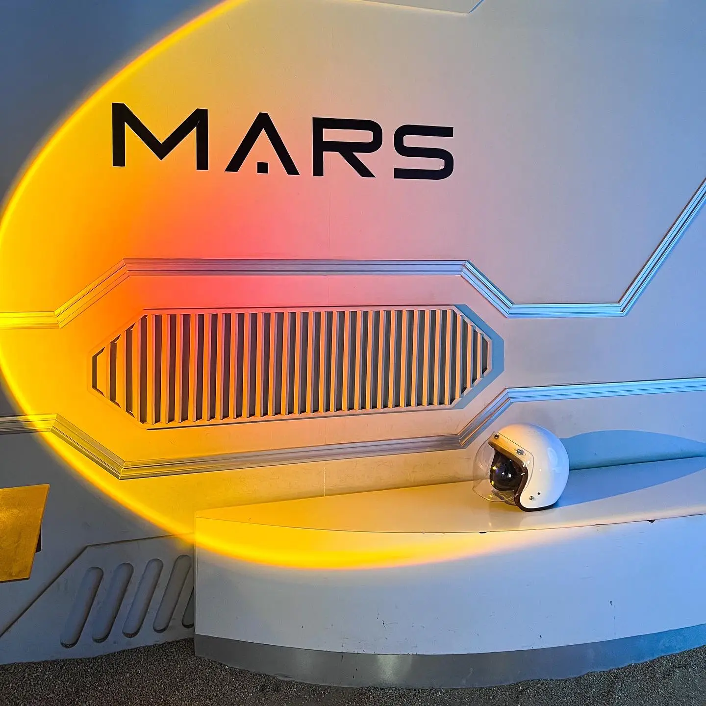 “Mars” คาเฟ่อวกาศ เชียงใหม่ ที่ใครมา เป็นต้องว้าว !! | แกลเลอรีที่โพสต์โดย Check-in Chill | Lemon8