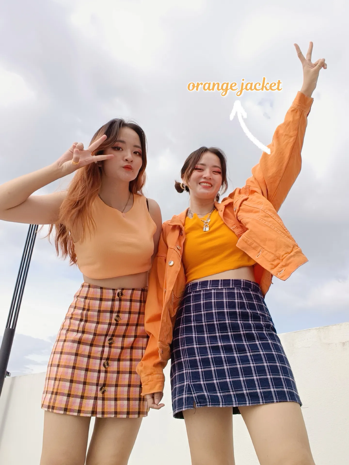 Matching Orange Outfit With Bestie 🧡 | Galeri disiarkan oleh Dee | Lemon8