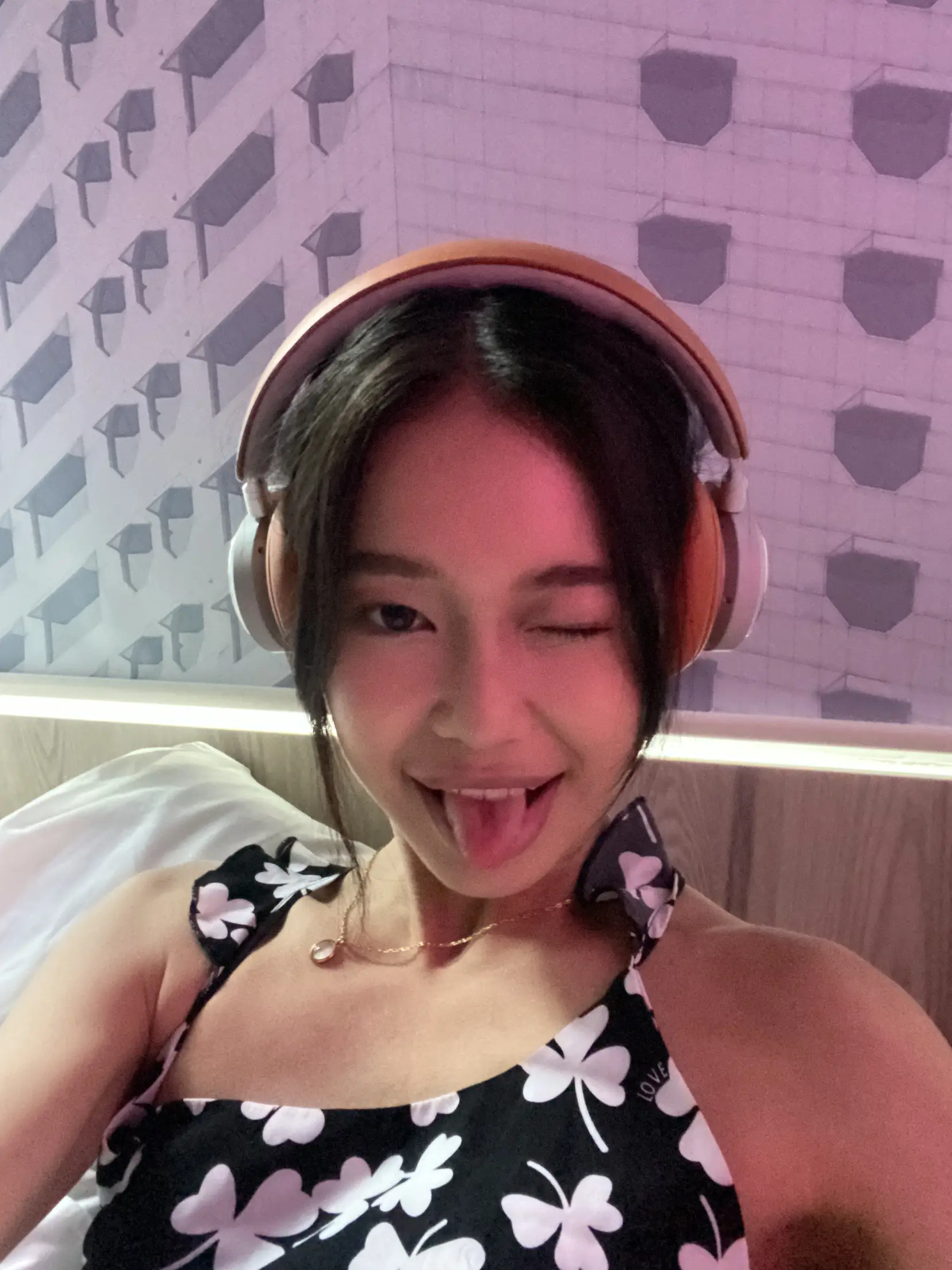 B&O Beoplay HX: AirPods Max Alternative | แกลเลอรีที่โพสต์โดย Dione | Lemon8