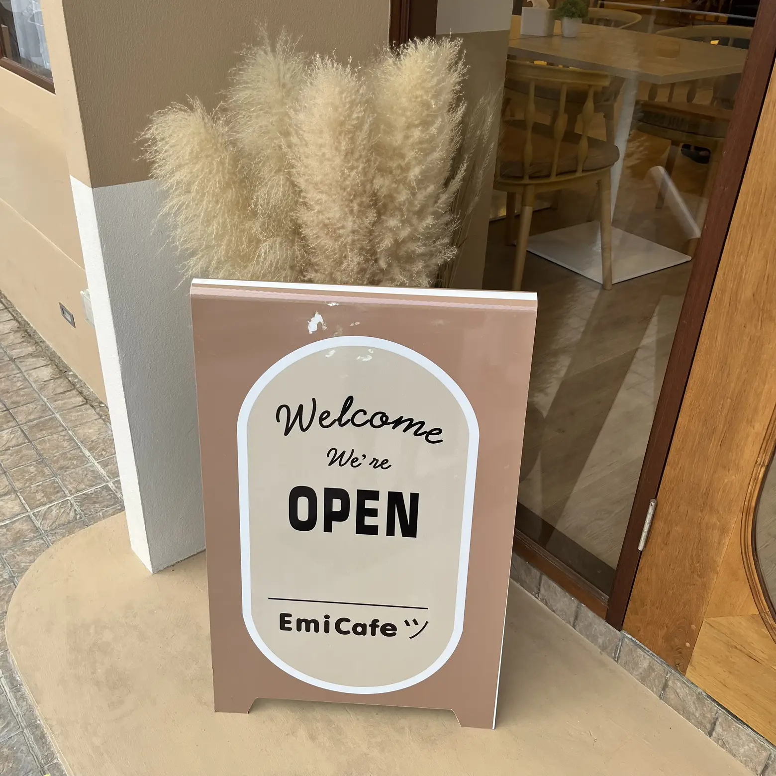 คาเฟ่เปิดใหม่เพชรบุรี เรียบหรู Emi Cafe | แกลเลอรีที่โพสต์โดย ญญ | Lemon8