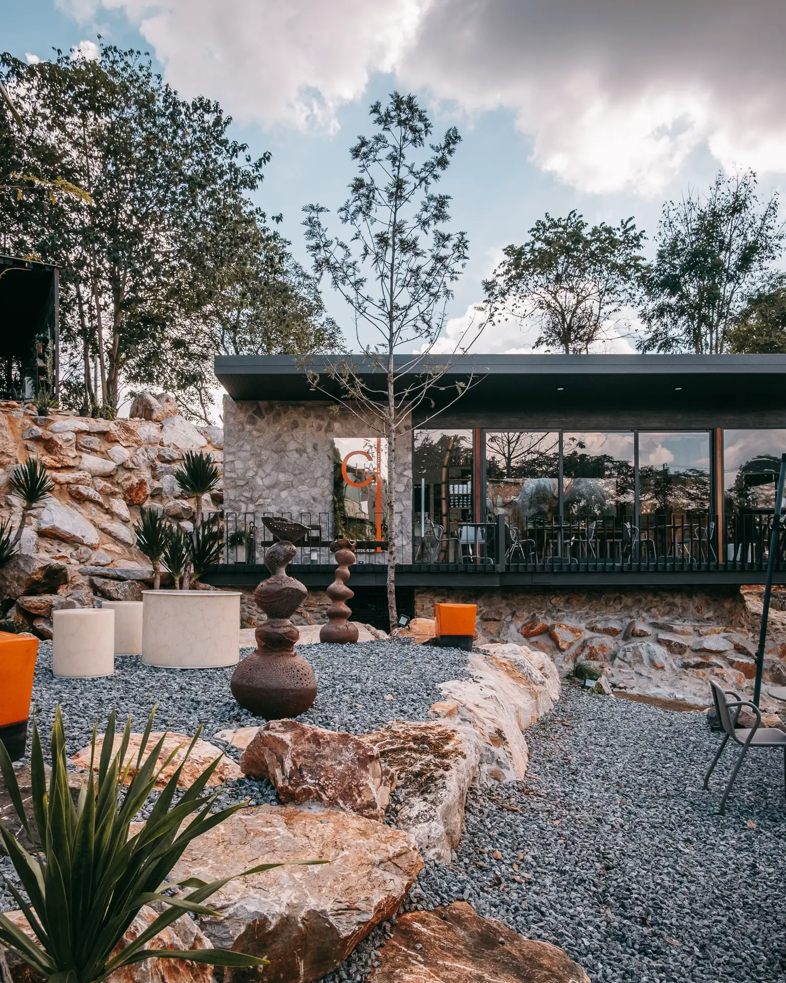 CHA NHAPHA KHAOYAI คาเฟ่ชาเขียว หน้าผาเขาใหญ่รีสอร์ท | แกลเลอรีที่โพสต์ ...