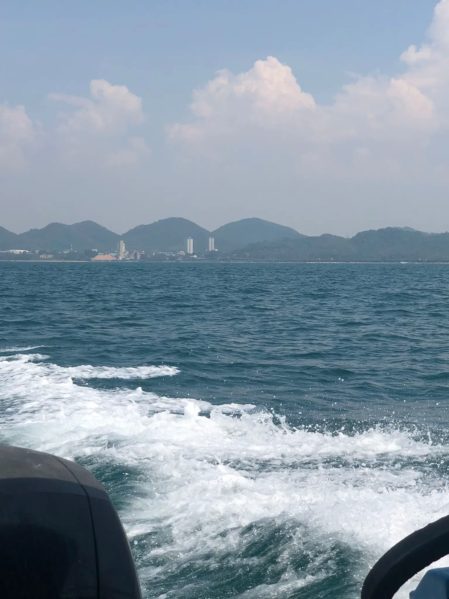 ถ่ายรูปทะเลแบบ No filter needed ! เผลอแบบไม่ตั้งใจ 🥂🌊⛱️ | แกลเลอรีที่ ...