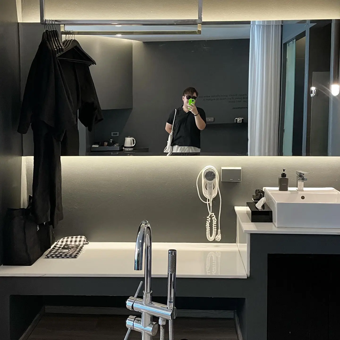 💖 โรงแรม foto Hotel Phuket ตั | แกลเลอรีที่โพสต์โดย kwvyn | Lemon8
