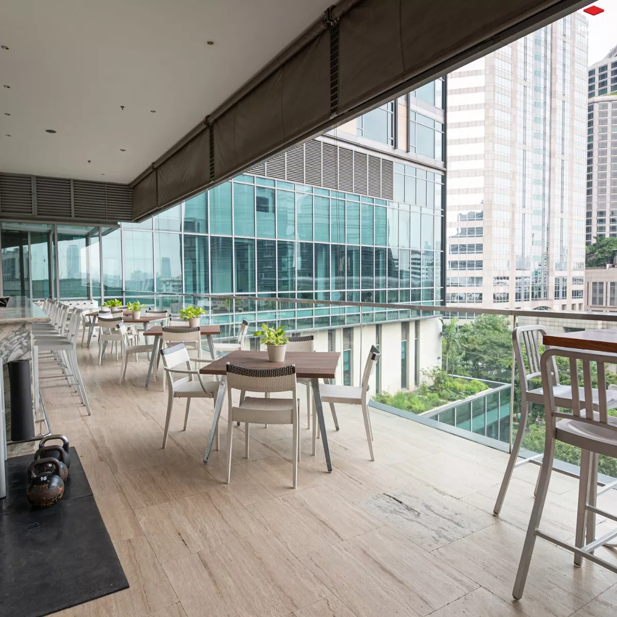 พบกับค่ำคืนแสนพิเศษกับ Oriental Residence 🌃 | แกลเลอรีที่โพสต์โดย ...