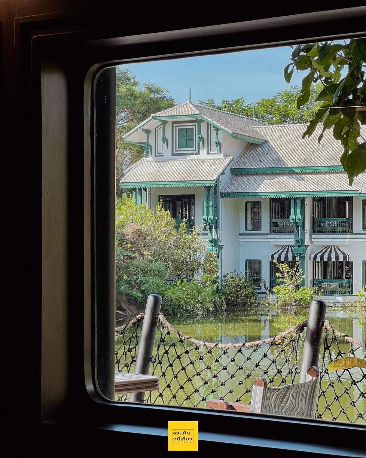 Sip Afternoon tea on a luxury train bogie at | Gallery posted by Pond ...