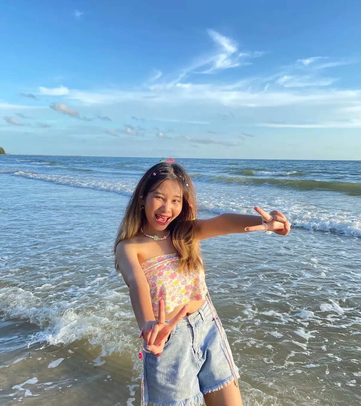 OOTD | Summer Look 🌺🏄🏻‍♀️🏝️ | Galeri disiarkan oleh boo boo ·͜·♡ | Lemon8